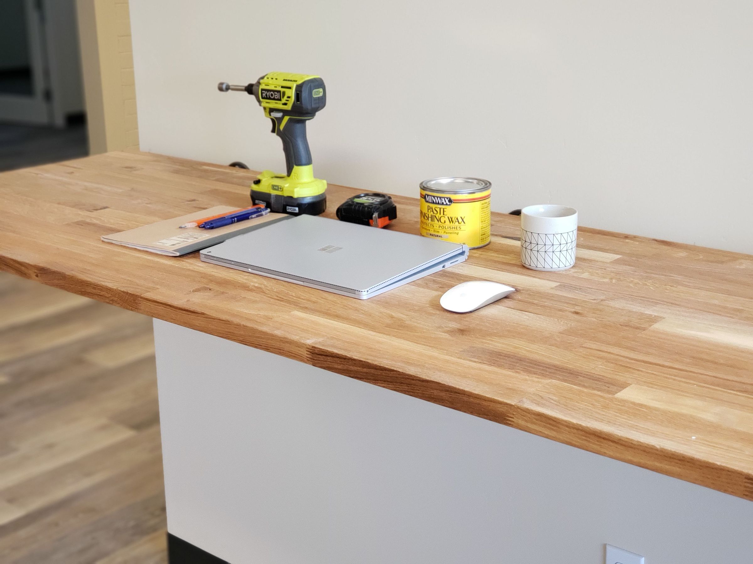 Floating Standing Desk : 7 Steps - Instructables