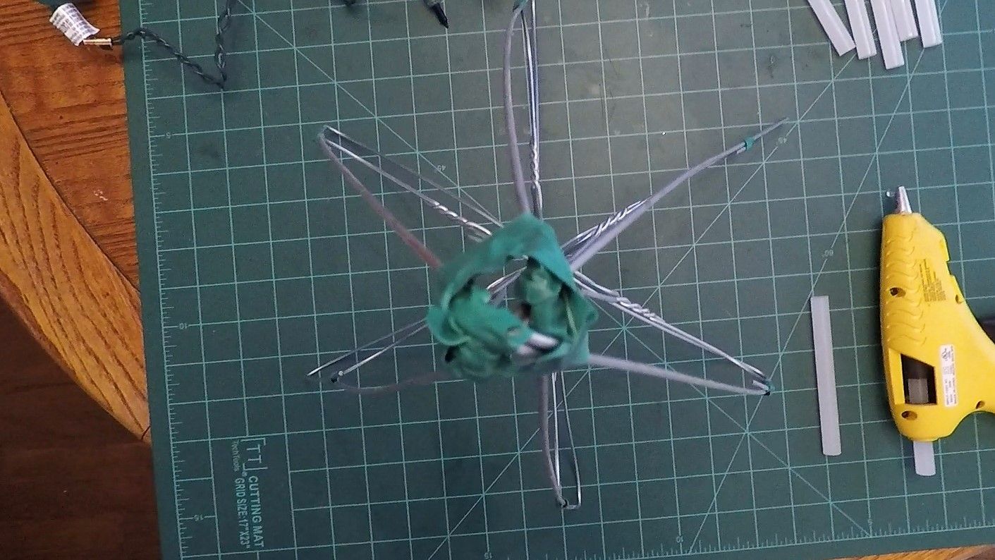 Coat Hanger Christmas Tree : 11 Steps (with Pictures) - Instructables