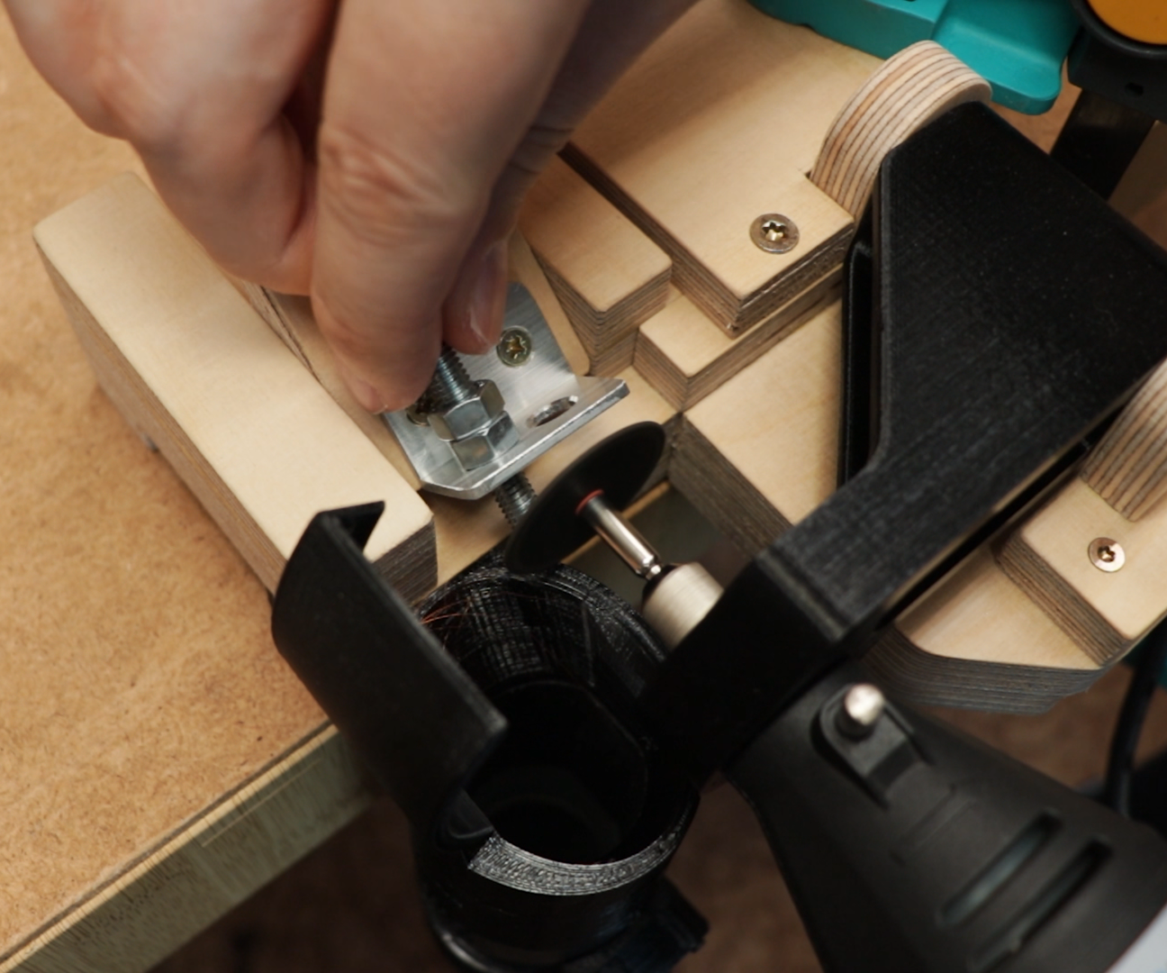 Make PERFECT CUTS With This DIY Dremel Cutting Station : 15 Steps (with ...
