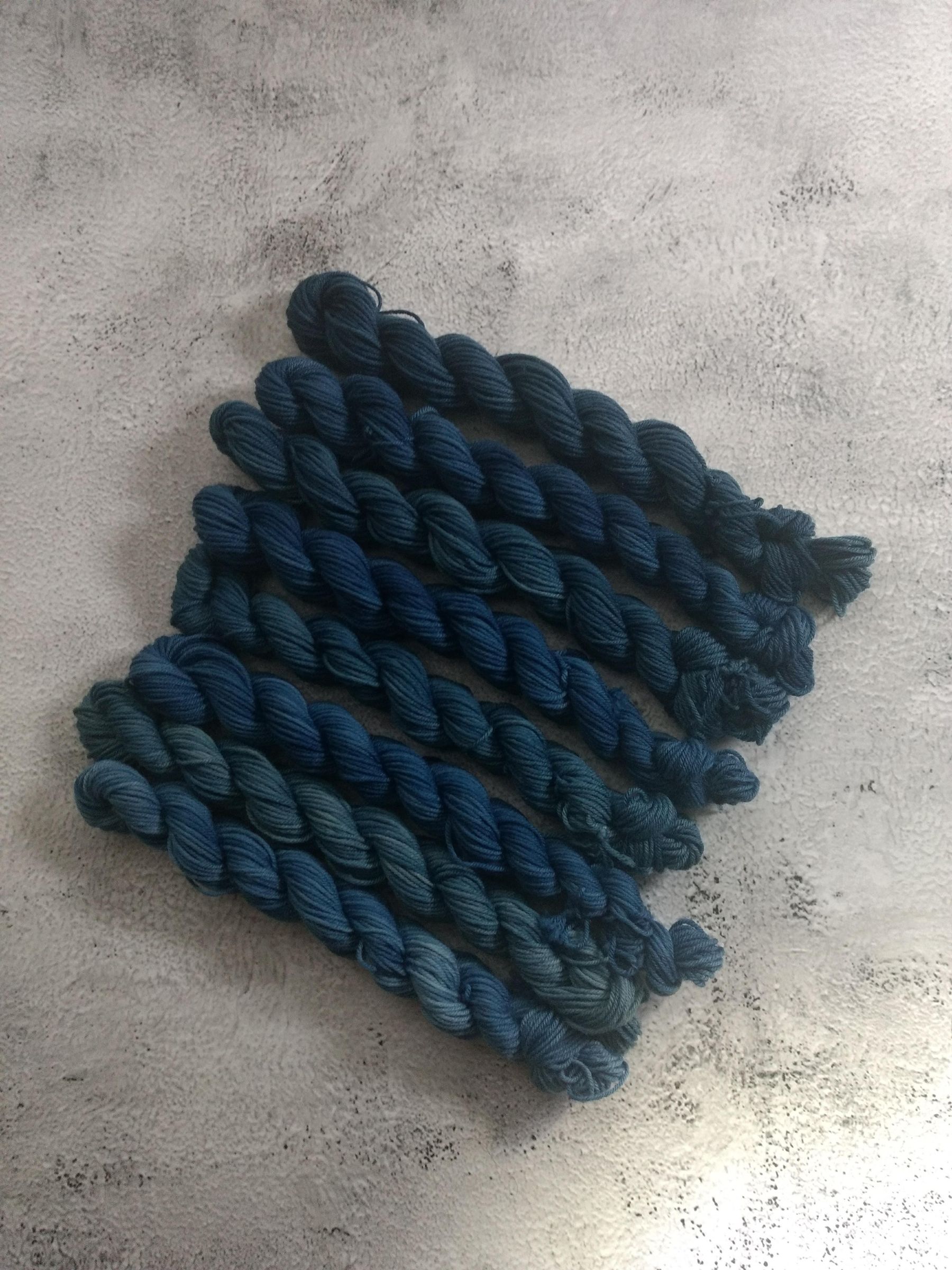 Natural Indigo Gradient Dyeing : 13 Steps (with Pictures) - Instructables