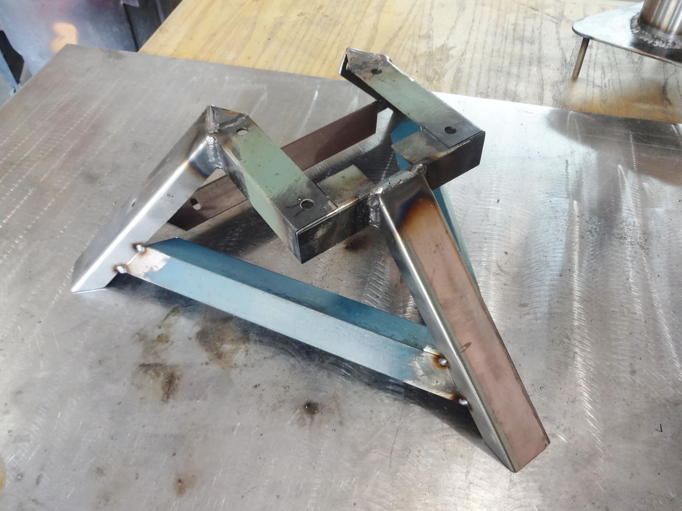 Height-Adjustable Portable Vise Stand : 22 Steps (with Pictures ...