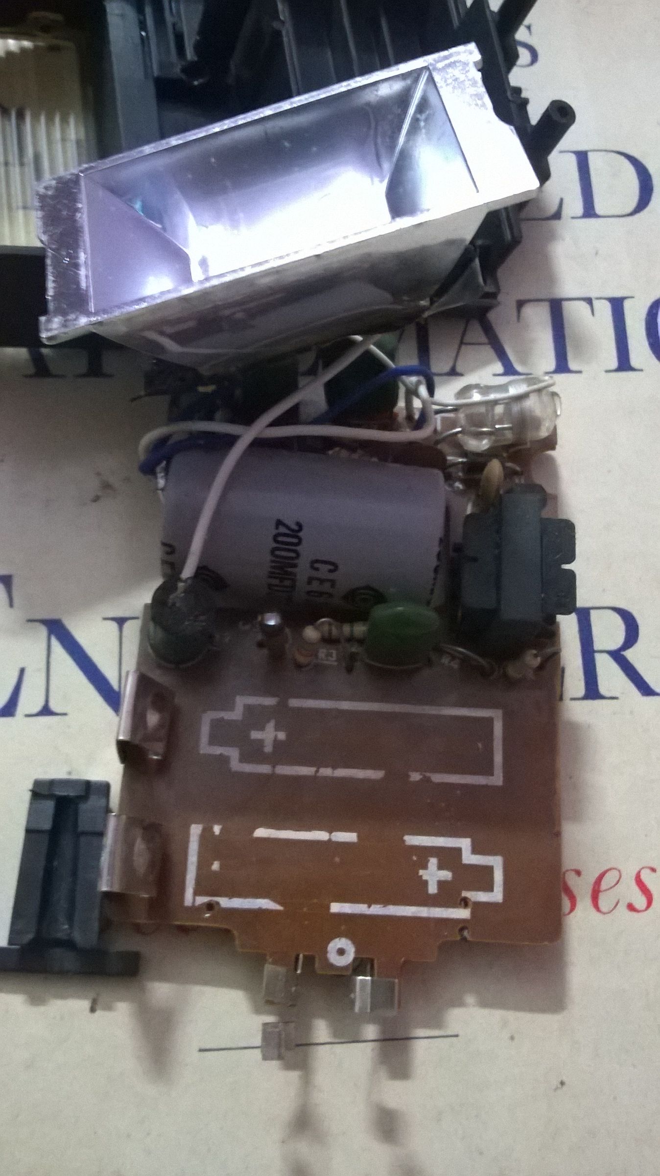 Handheld EMP Device : 8 Steps - Instructables