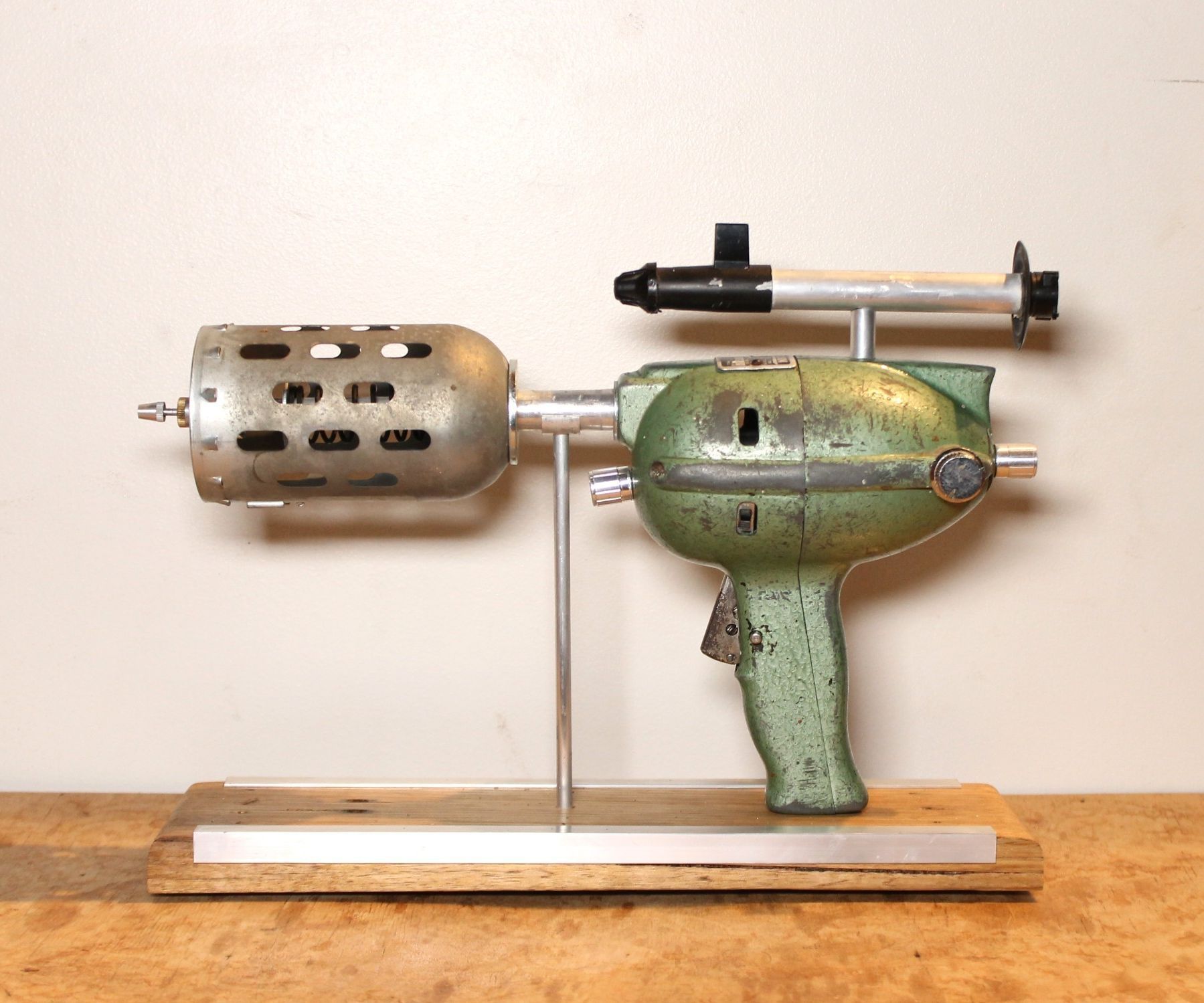 Ray Gun With Sound Effects V2 : 17 Steps (with Pictures) - Instructables