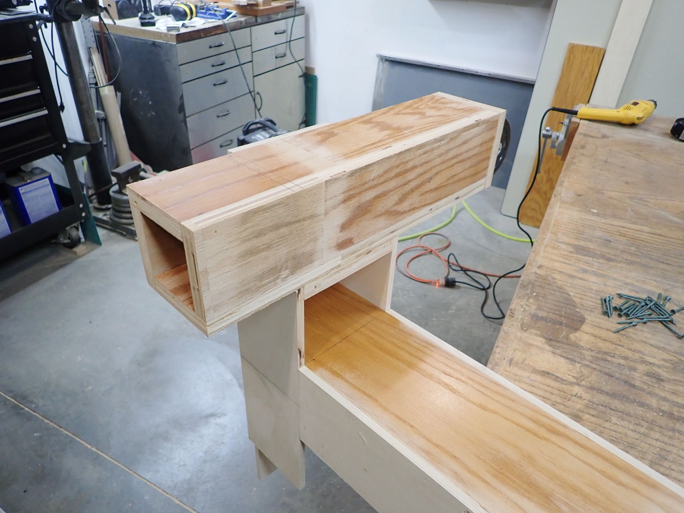 Make an Adjustable-Height Table With a Car Jack : 16 Steps (with ...