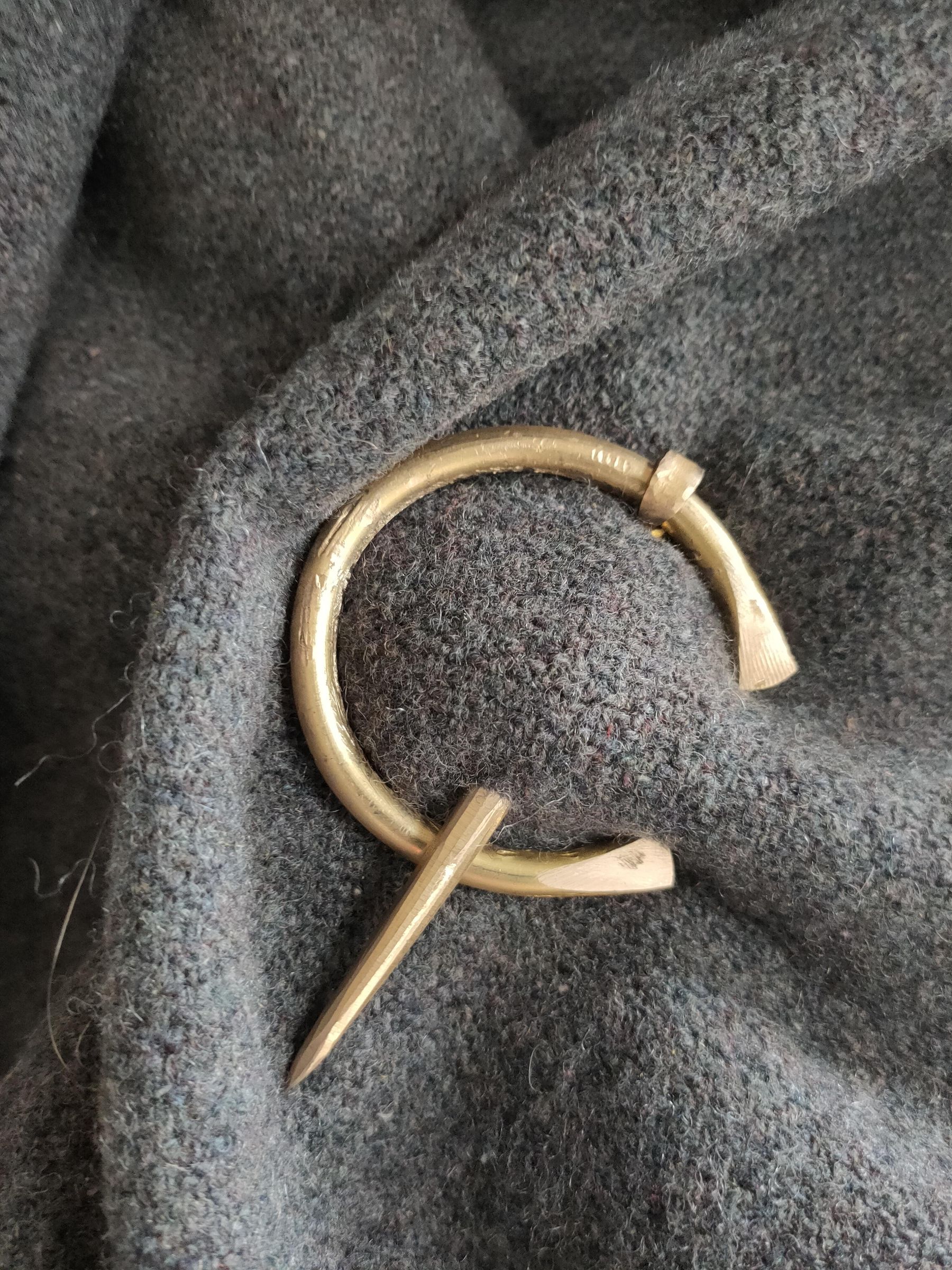 Sale > penannular pin > in stock