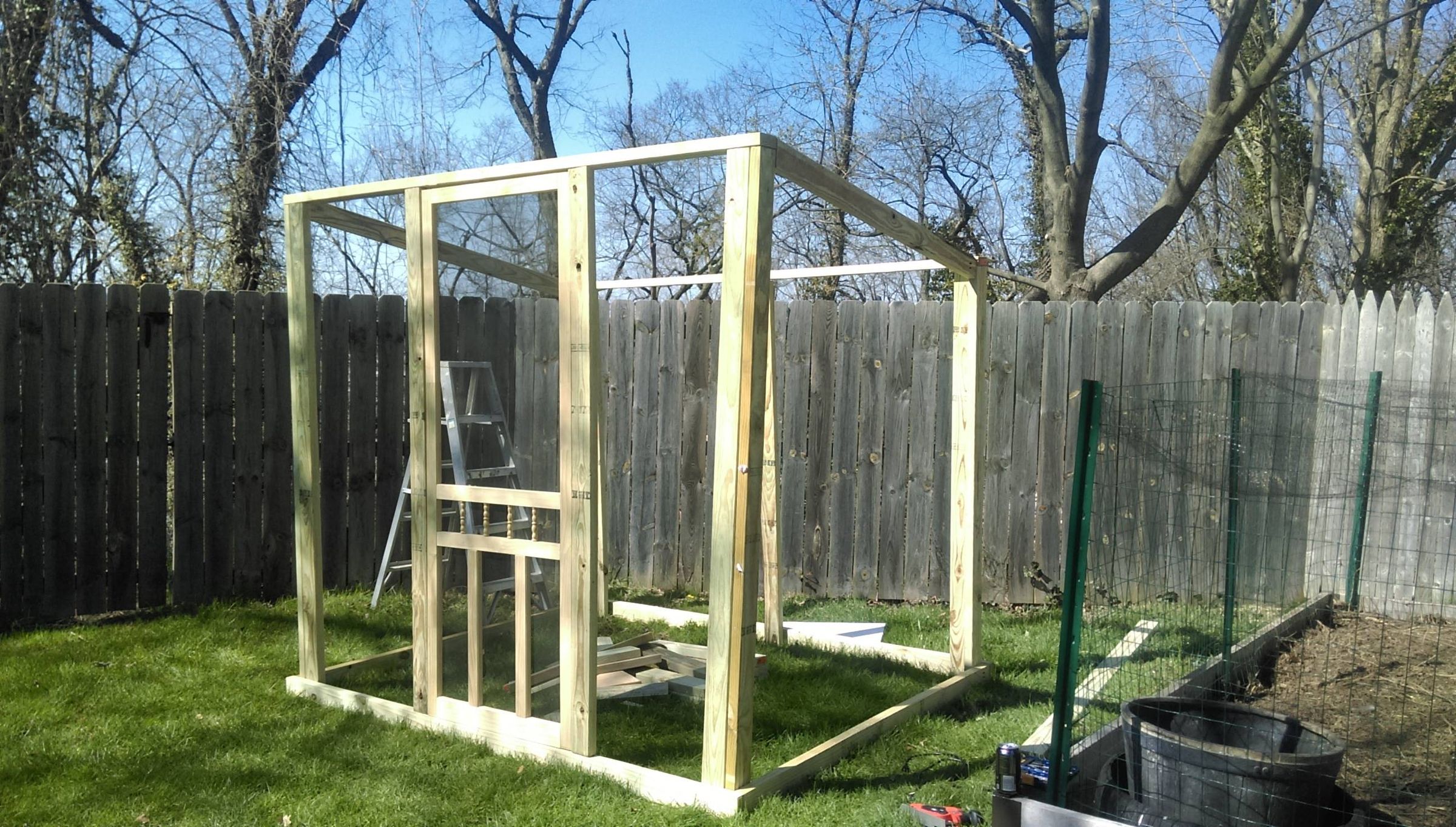 Building a Chicken Run for Beginners : 7 Steps (with Pictures ...
