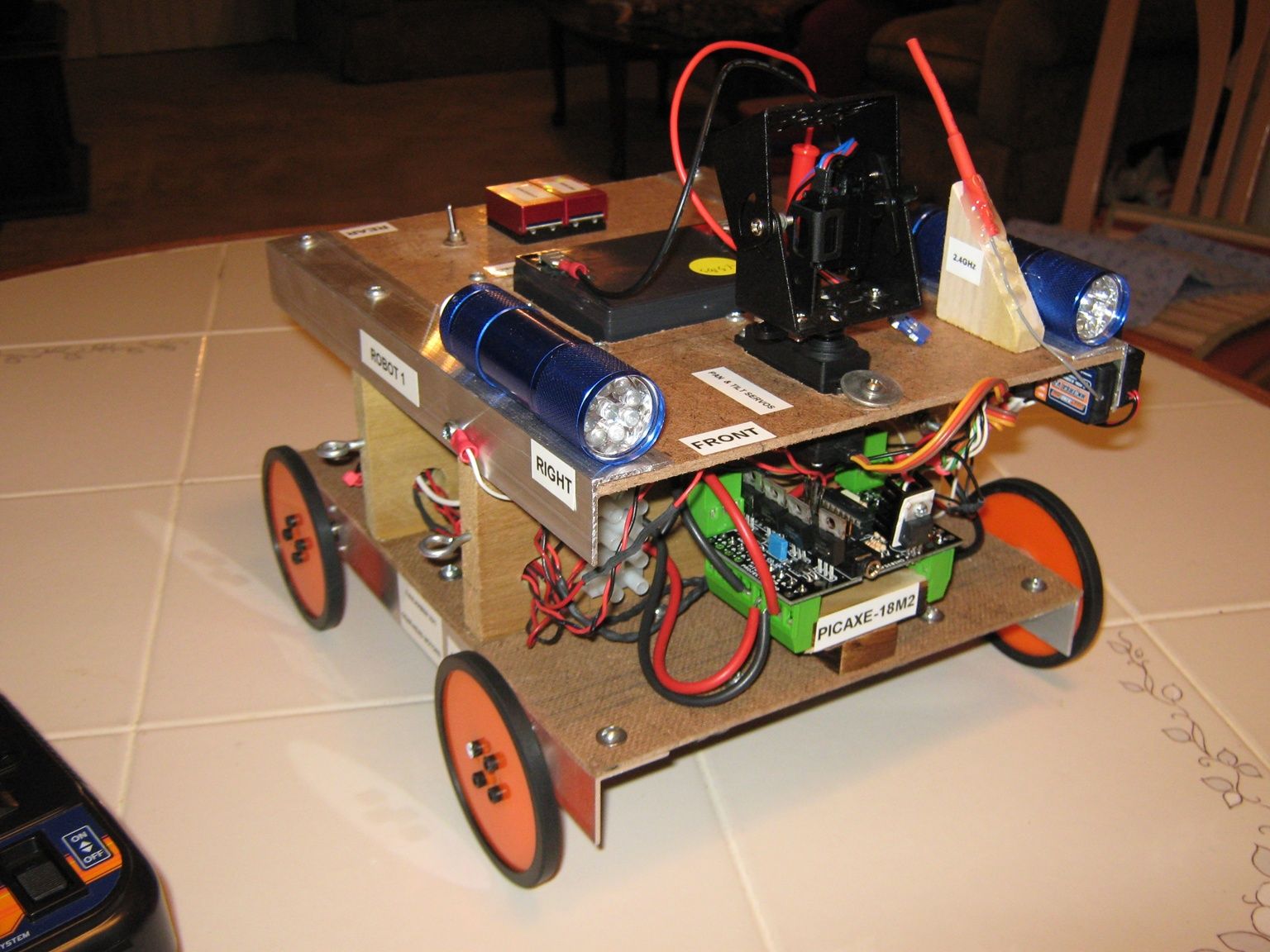 Robot 1: "Little Jimmy" Based on PICAXE-18M2 : 11 Steps - Instructables