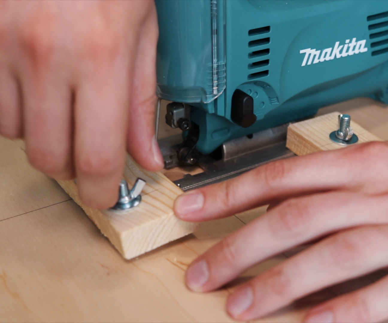 DIY Small/Portable/Convenient Workbench : 27 Steps (with Pictures ...