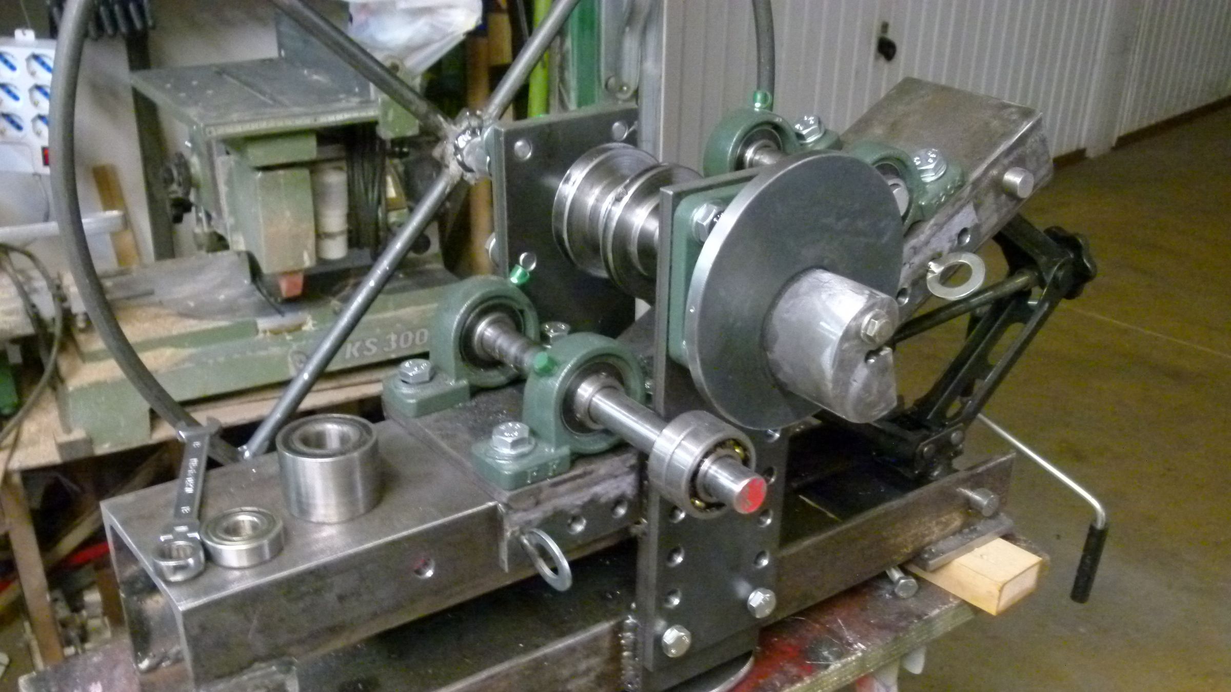 DIY - Metal Roller Bender : 6 Steps (with Pictures) - Instructables