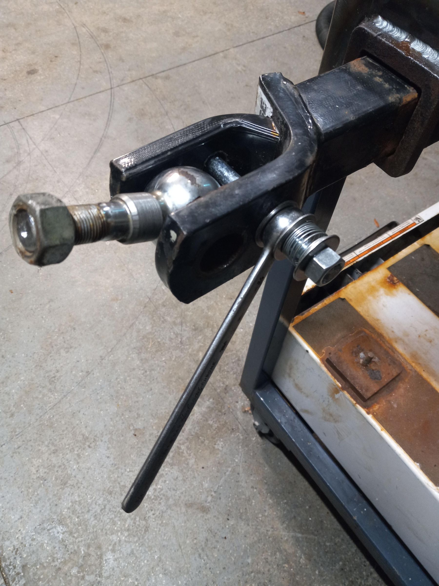 DIY Ball Swivel for Vise/Welding Positioner Out of Reclaimed 2x2 ...