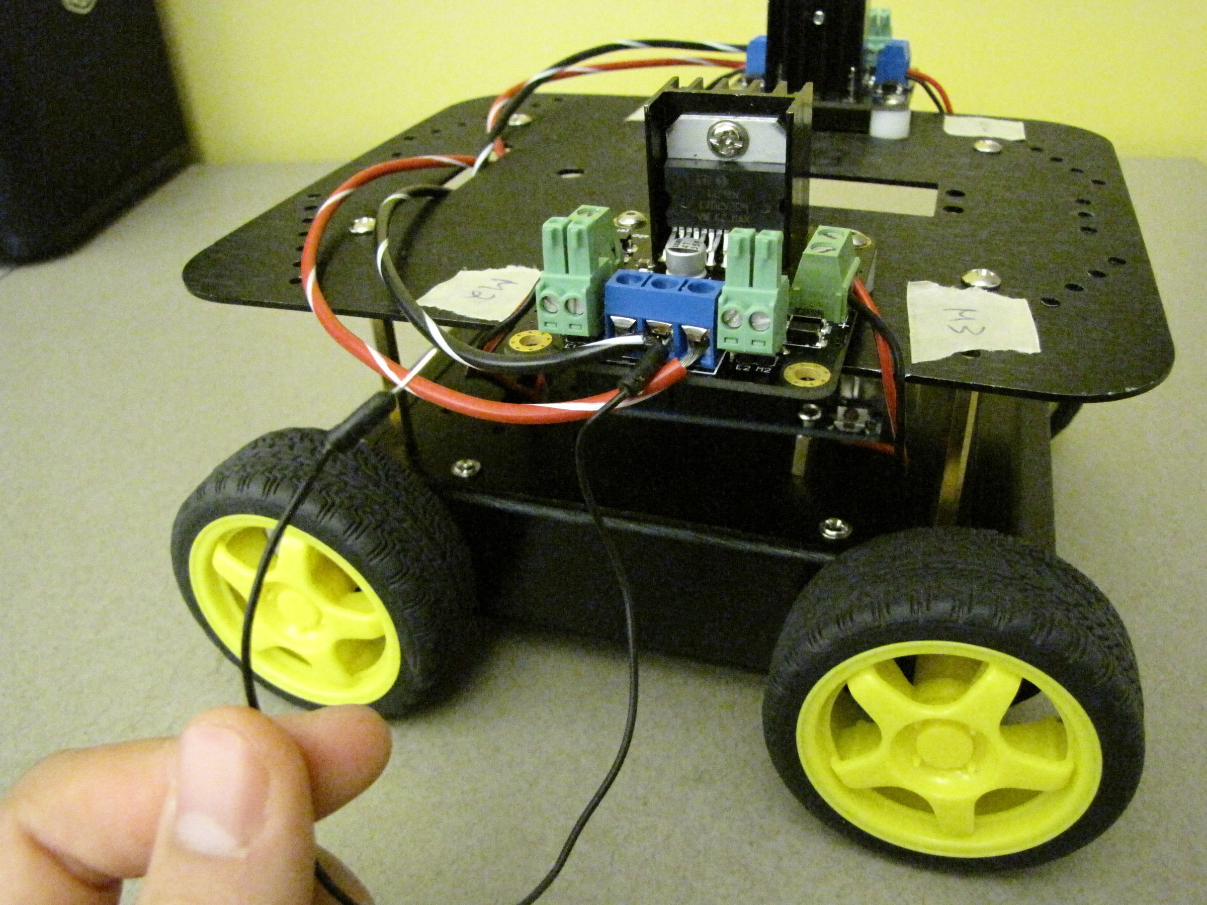 Robot Driven by PS3 Controller Through Arduino and Wifi Shield : 16 ...