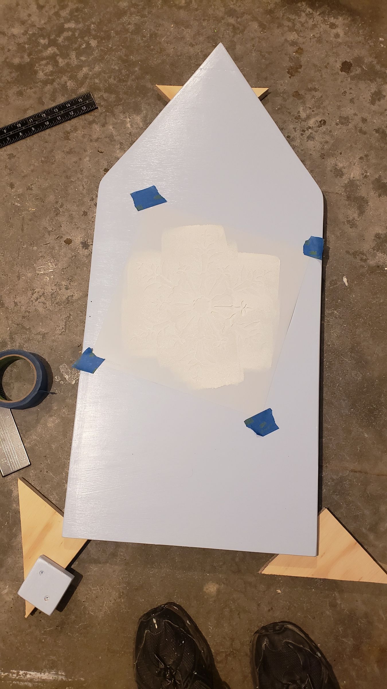 Under-the-Stairs Elsa Ice Castle : 13 Steps (with Pictures) - Instructables