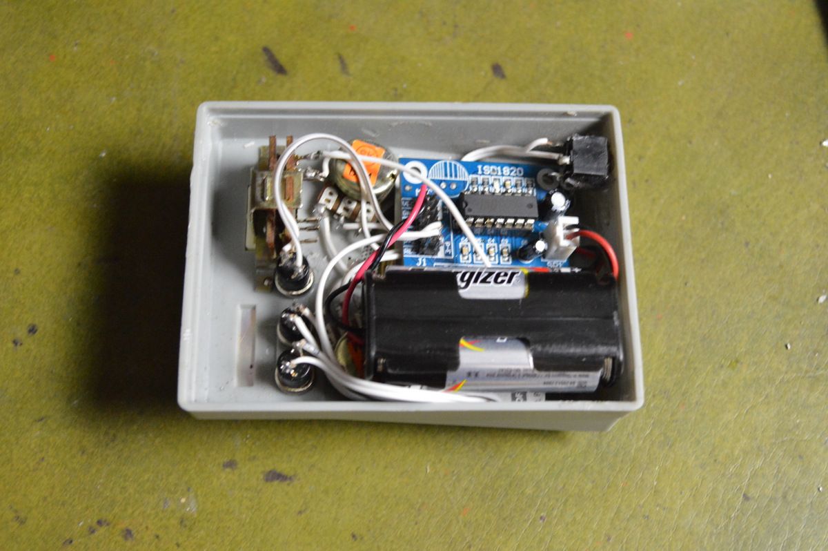Sound Bending Machine - Intro to Circuit Bending : 9 Steps (with Pictures) - Instructables