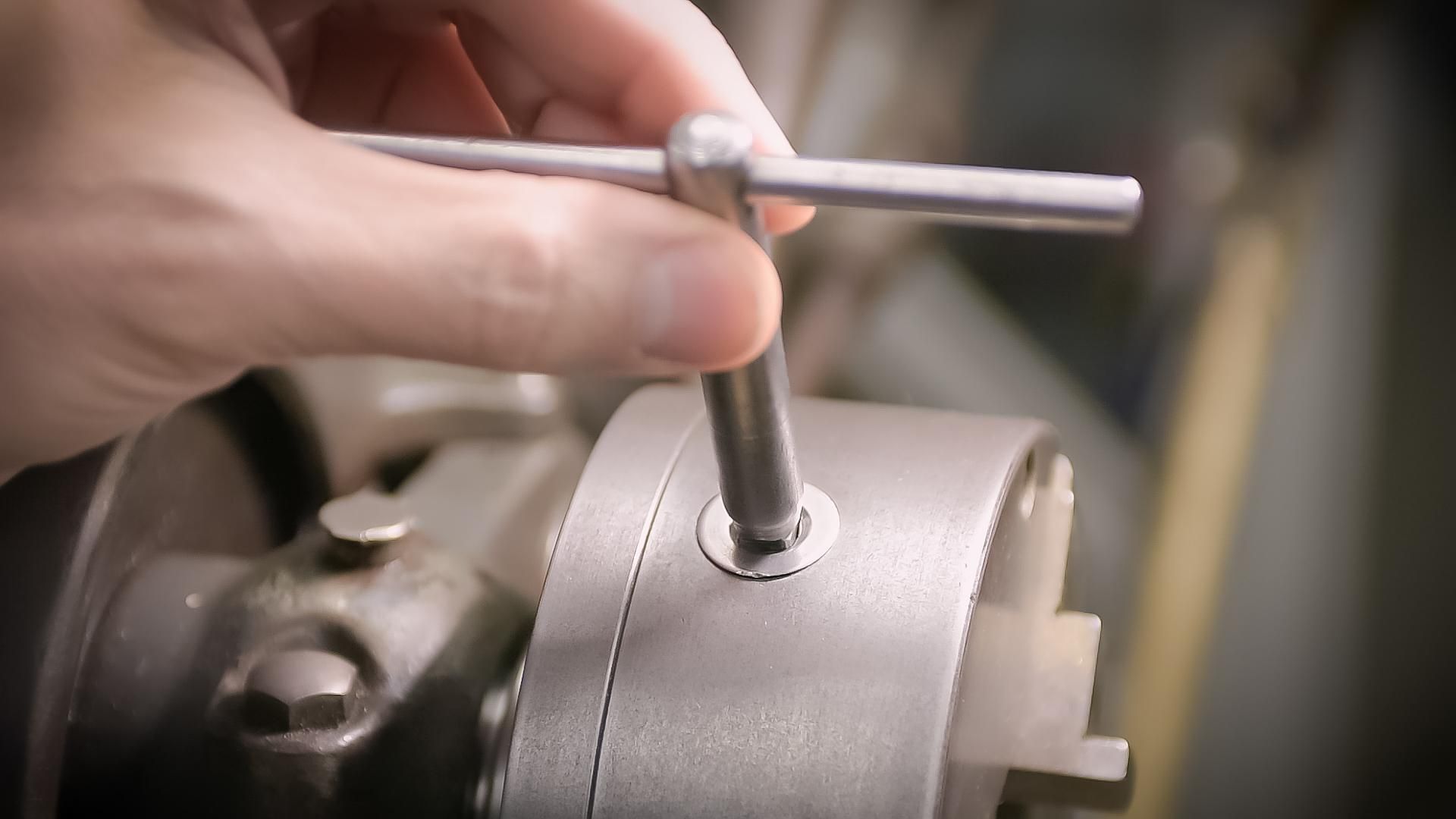 HOW TO MAKE a LATHE TOOL FROM SCRAP METAL : 21 Steps (with Pictures ...