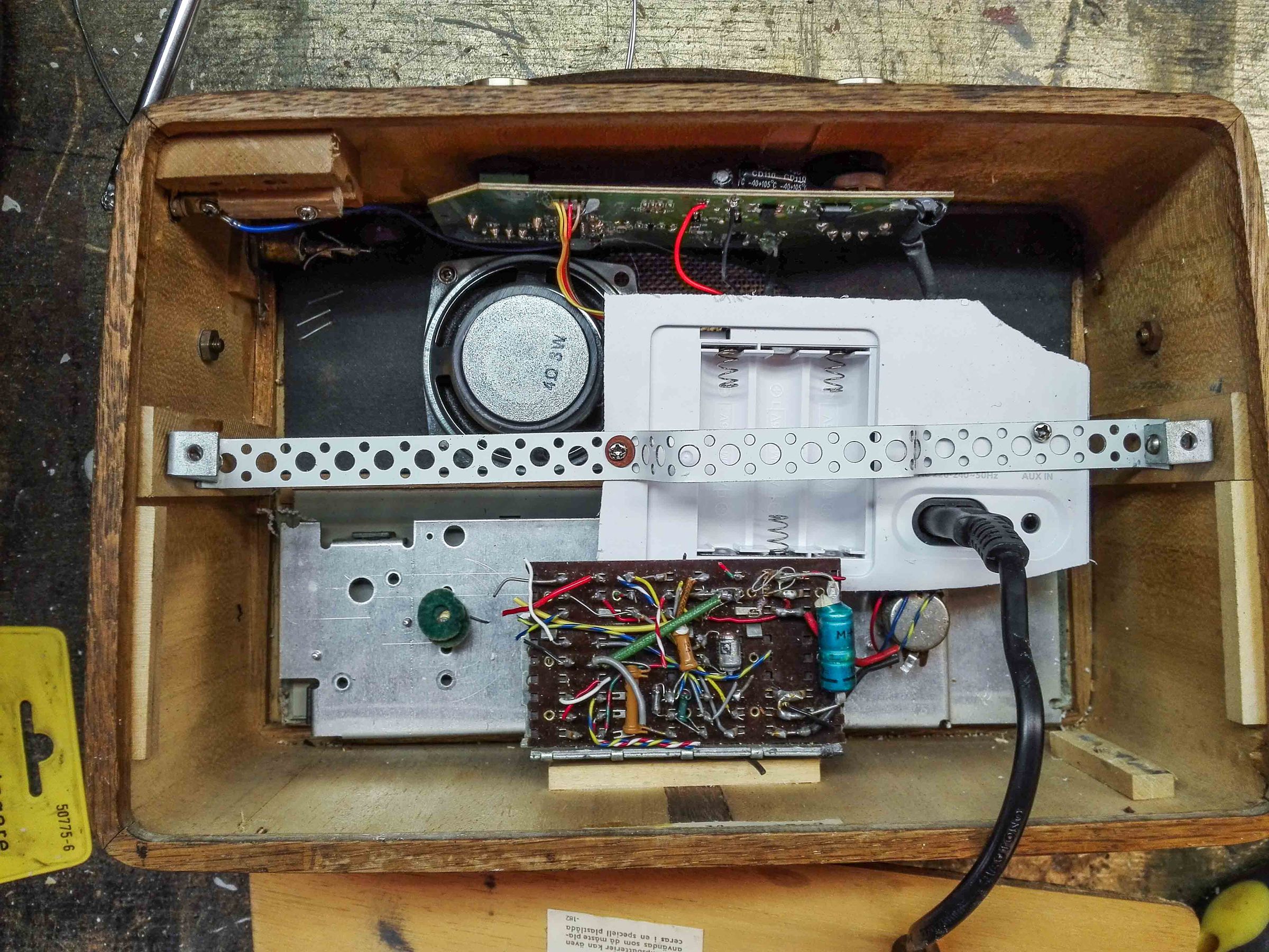 Retro Radio Upgrade : 5 Steps (with Pictures) - Instructables