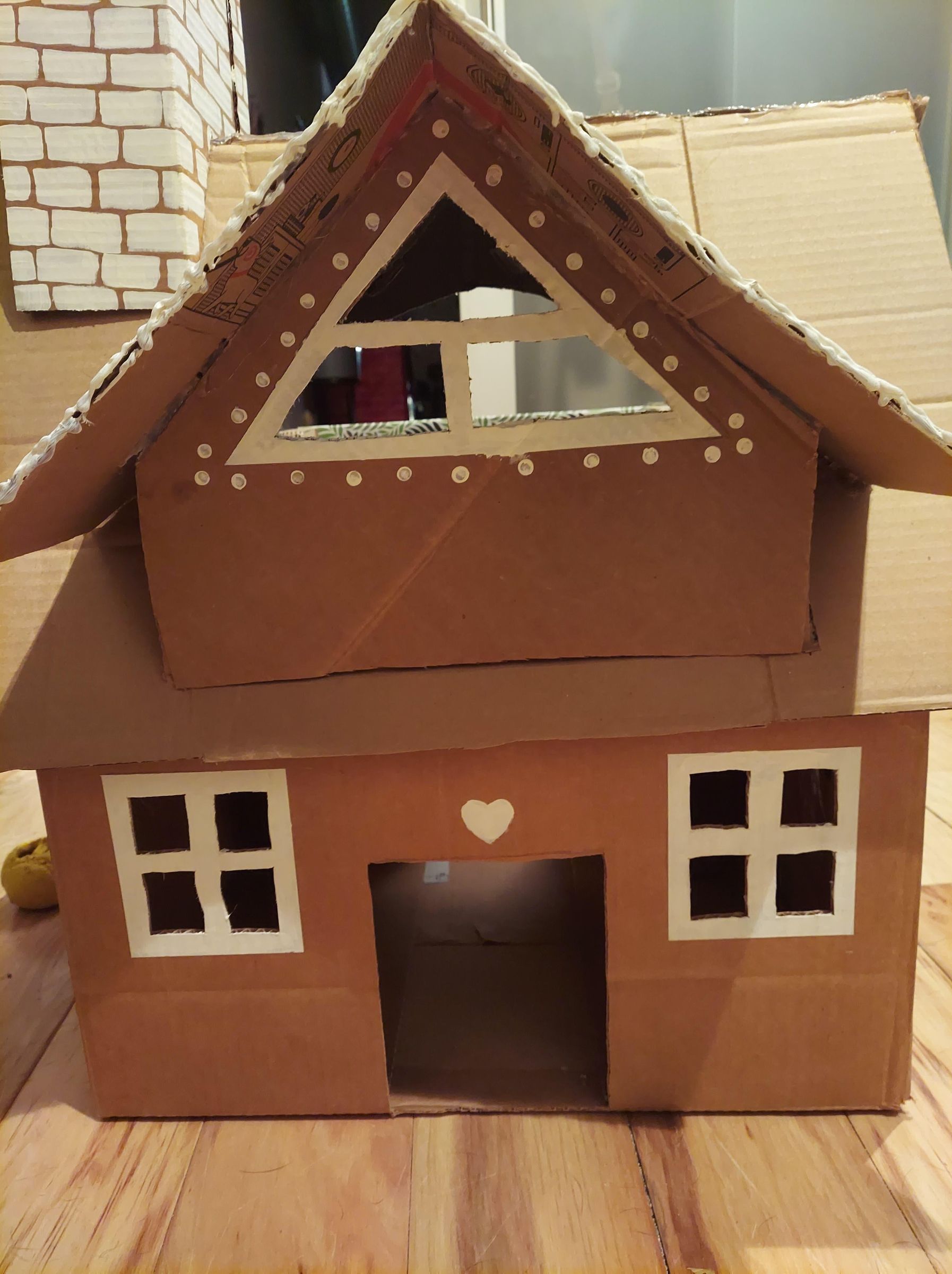 Cardboard Gingerbread Cat House : 12 Steps (with Pictures) - Instructables