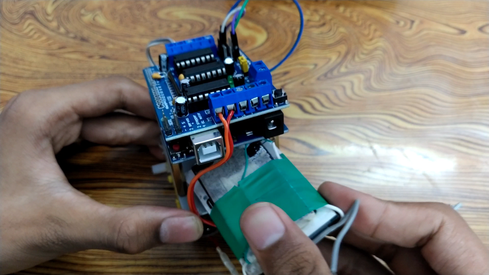 How to Make Small Obstacle Avoiding Car With L293d Motor Driver Shield ...
