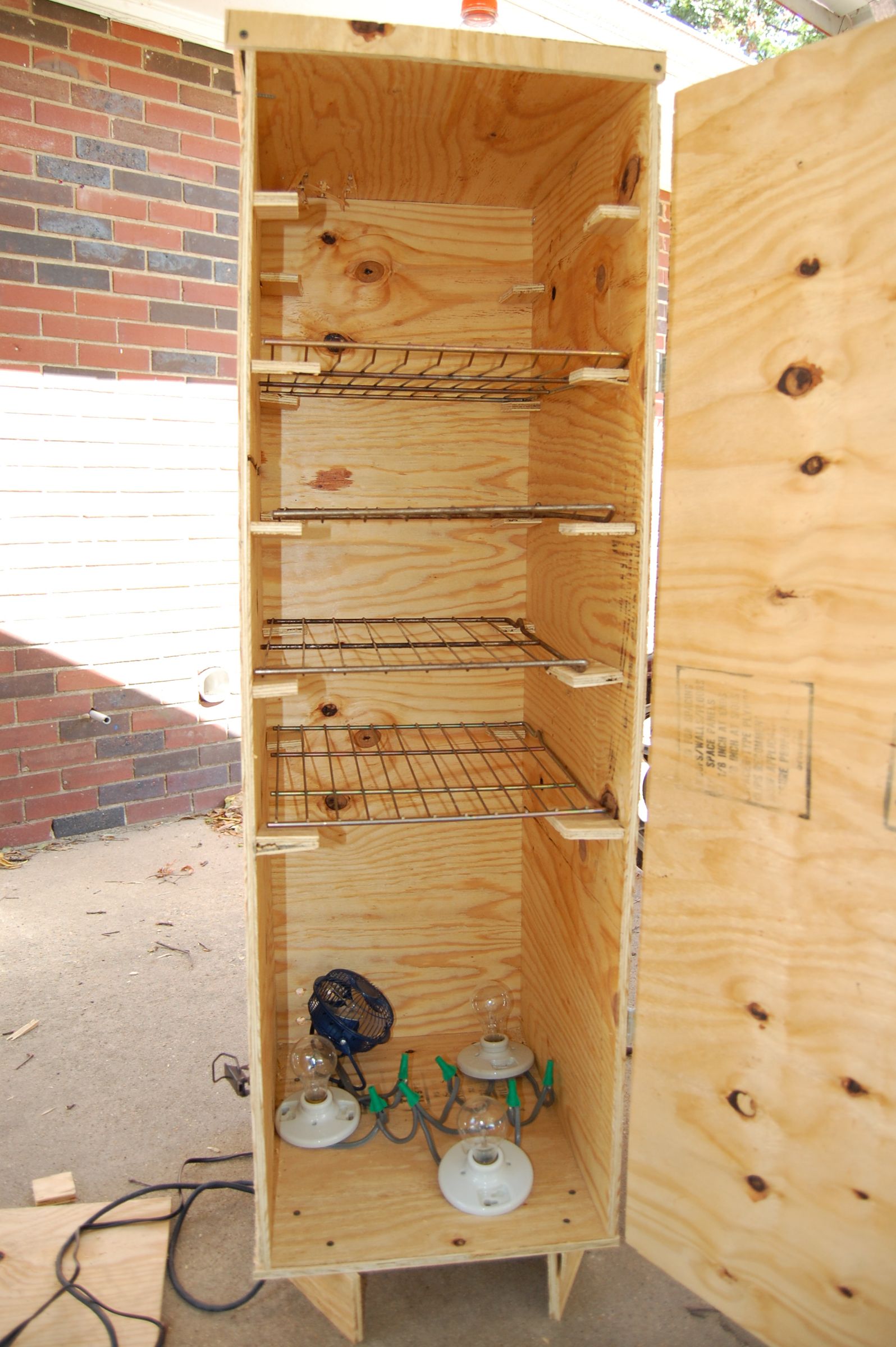 Box Food Dehydrator : 5 Steps (with Pictures) - Instructables