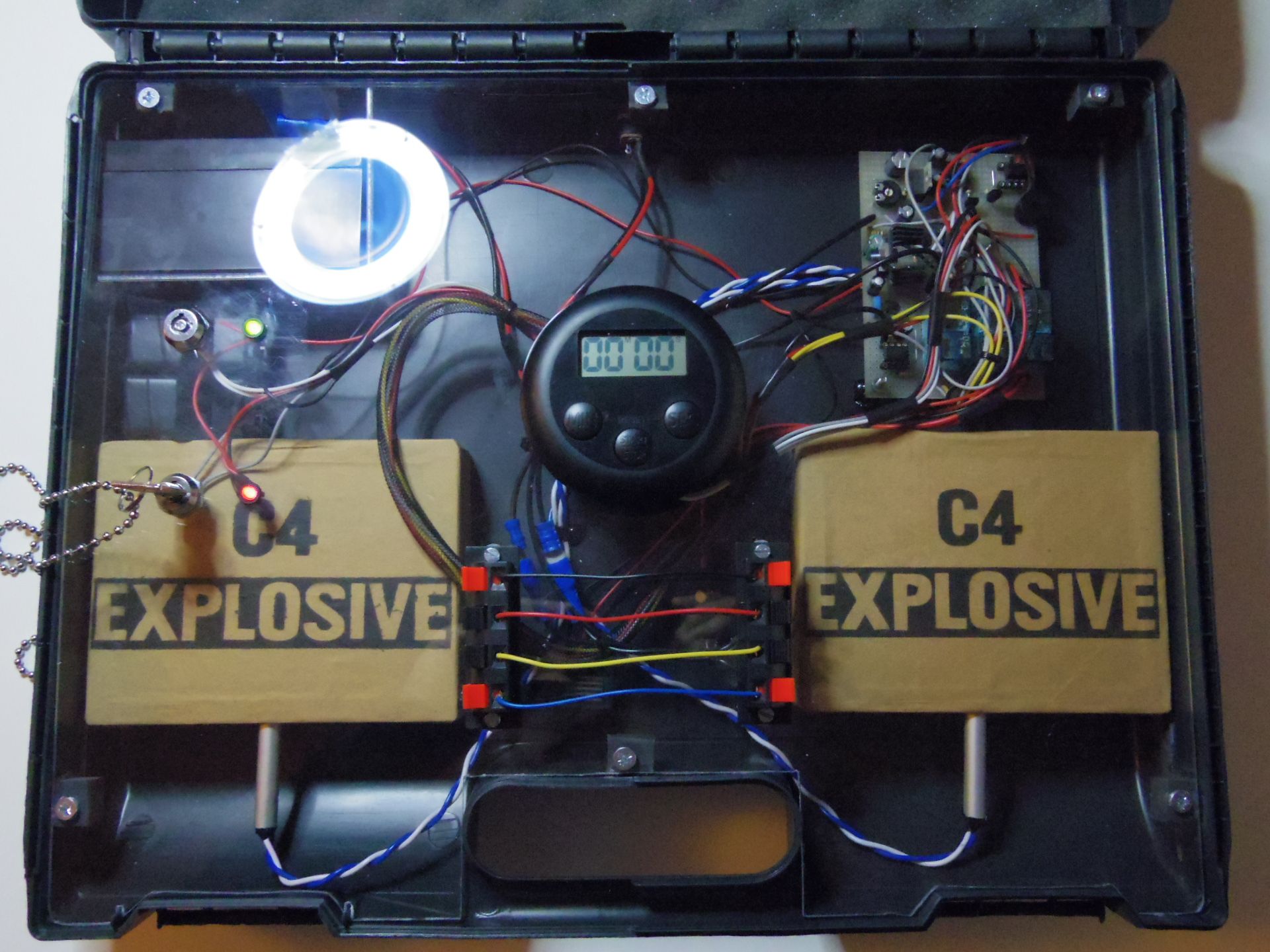 Airsoft Bomb Replica : 5 Steps - Instructables