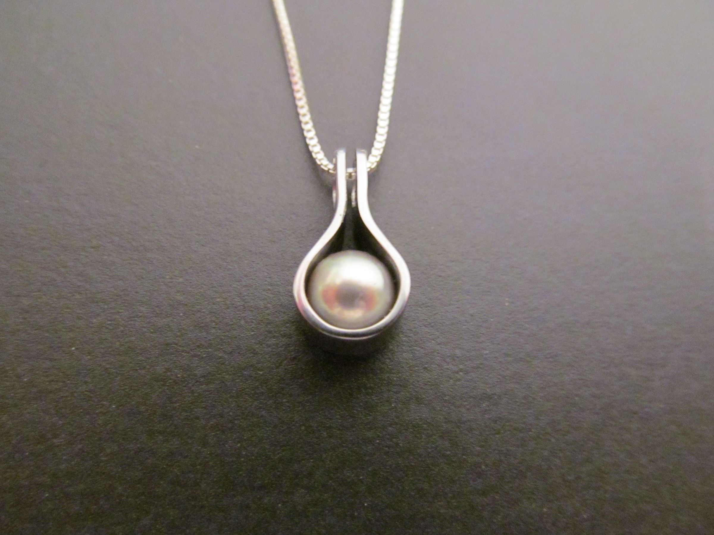 Tension Set Pearl Pendant : 7 Steps (with Pictures) - Instructables