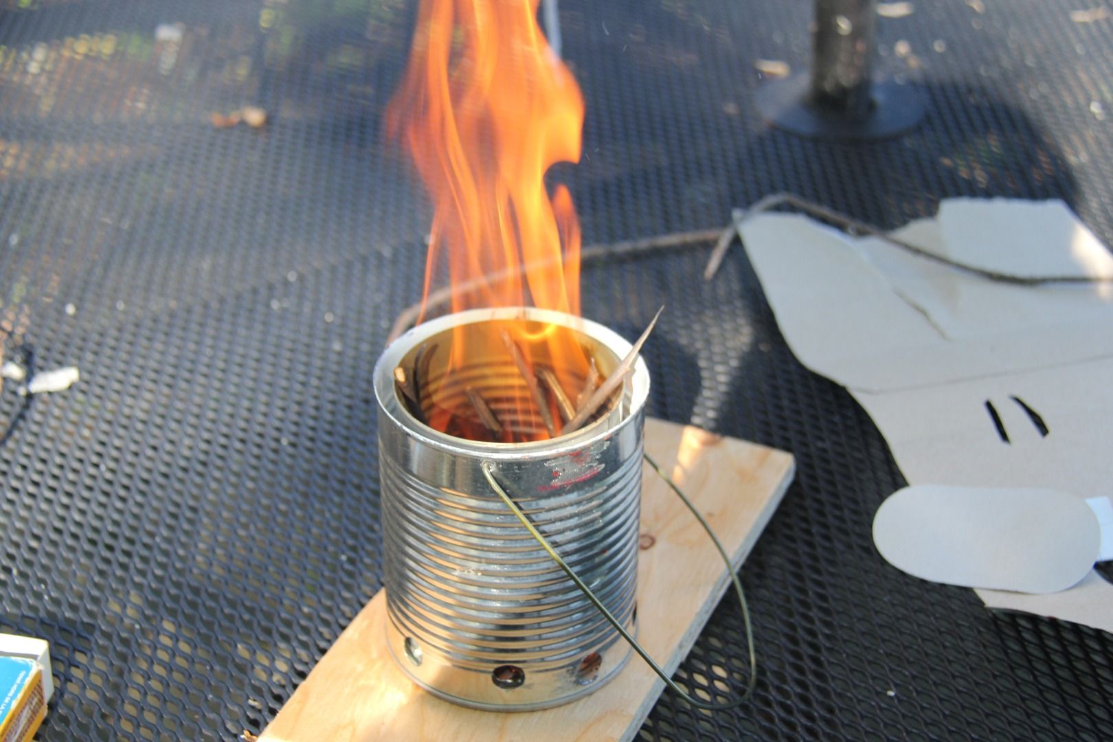 The 'Hobo Stove' : 14 Steps - Instructables