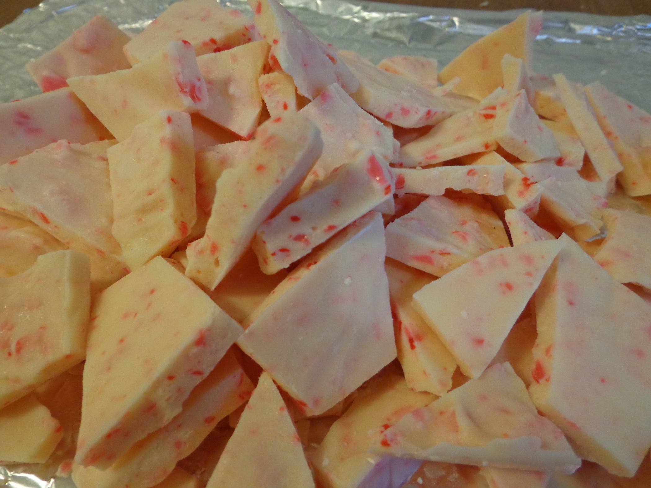Peppermint Almond Bark 4 Steps Instructables peppermint-almond-bark-4-steps-instructables