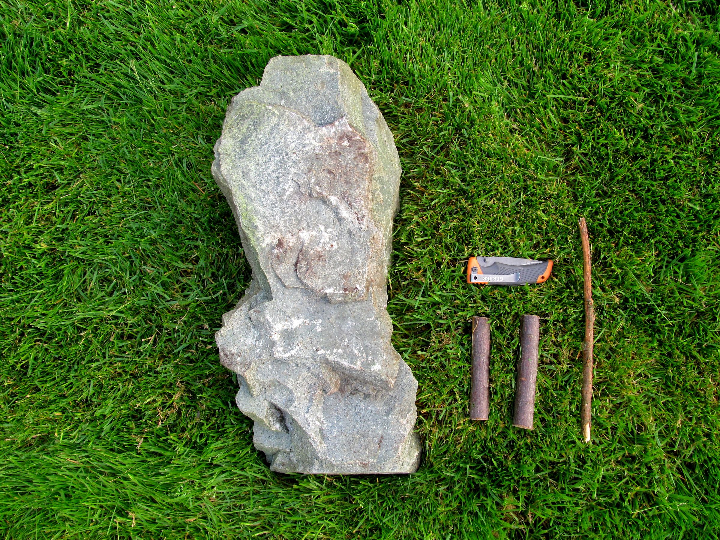 Split Stick Deadfall Trap : 4 Steps (with Pictures) - Instructables