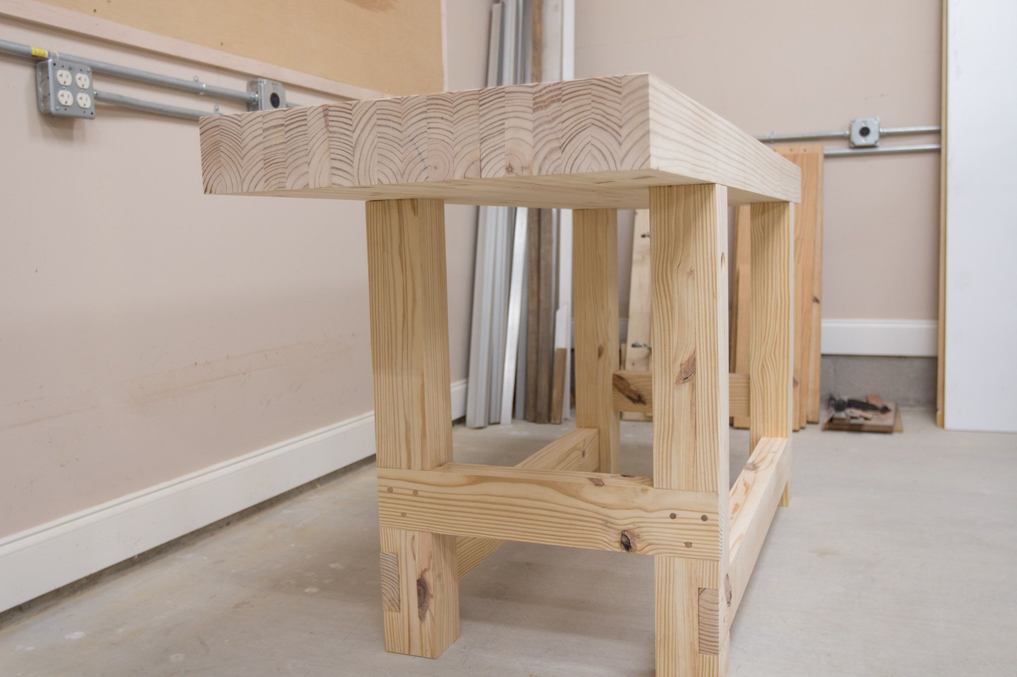 HOW TO MAKE a TRADITIONAL WORKBENCH : 16 Steps (with Pictures ...