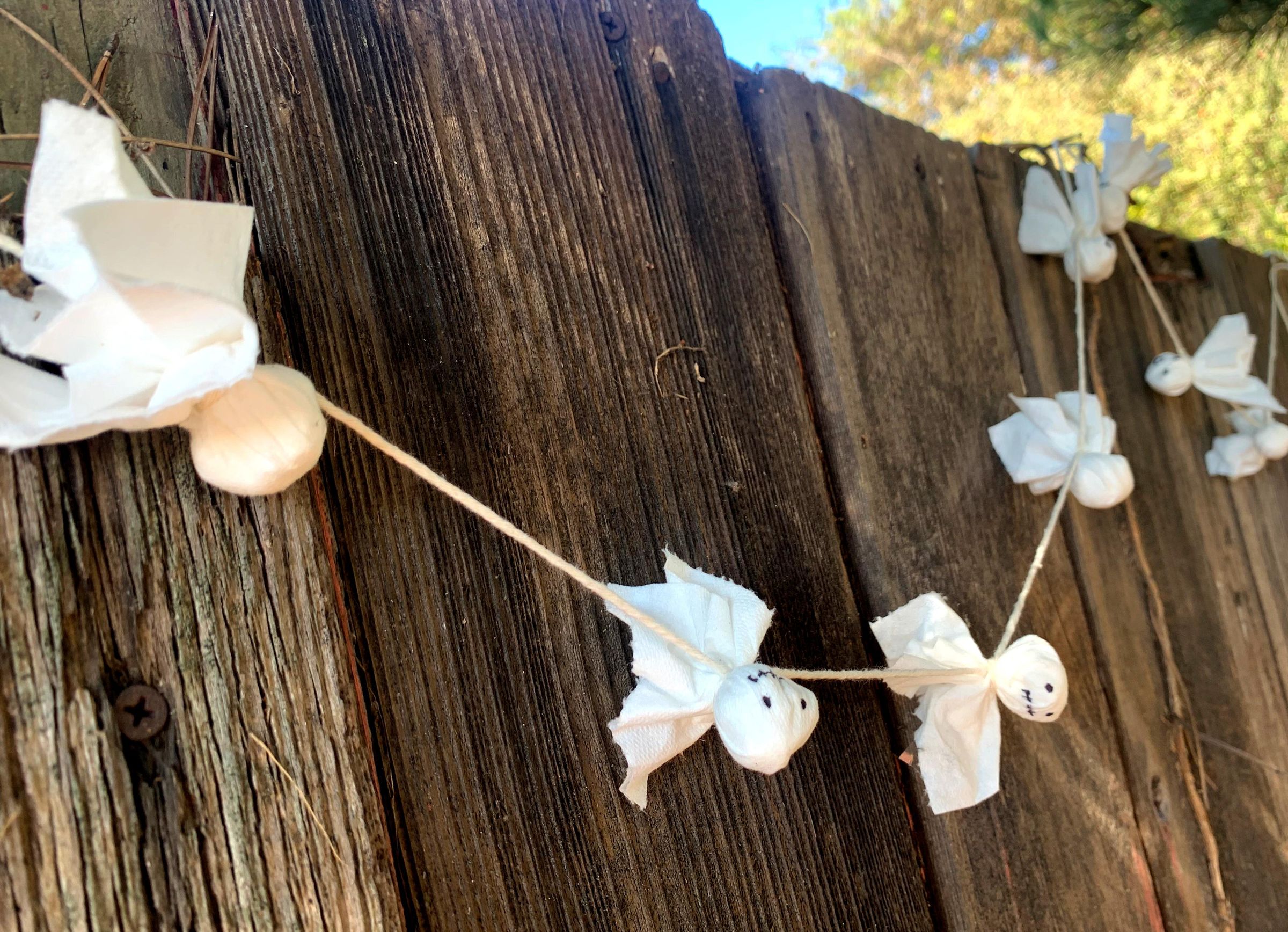 Simple Flying Toilet Paper Ghost Decoration : 5 Steps (with Pictures ...