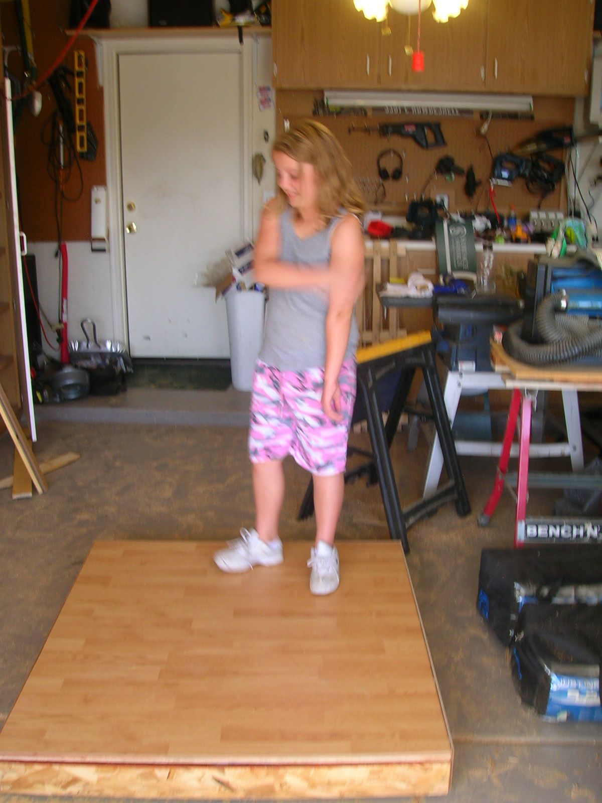 How to Build Your Pop Diva Her Own Stage : 8 Steps (with Pictures ...