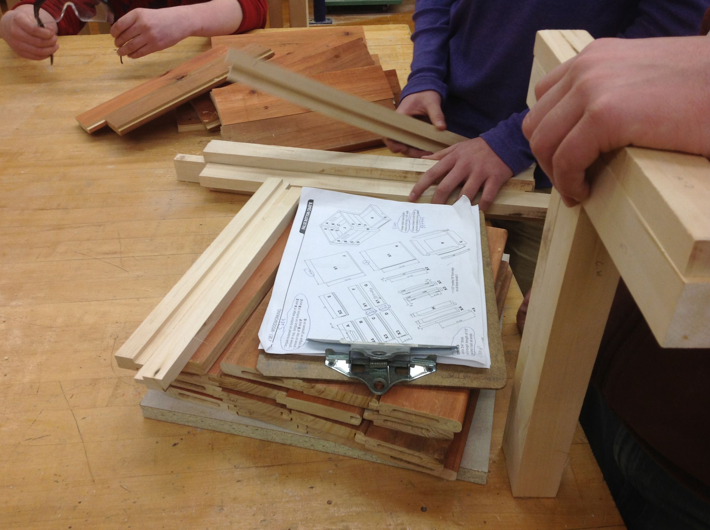 False Bottom Wooden Crate : 6 Steps (with Pictures) - Instructables