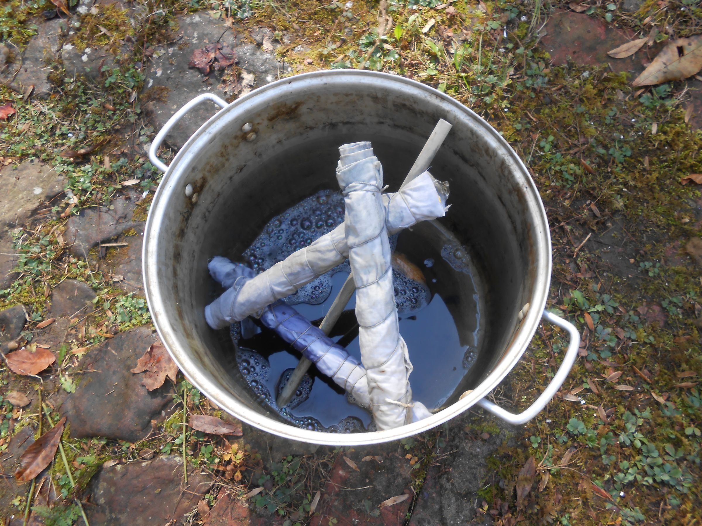 Eco-Printing With Rust & Vinegar : 6 Steps (with Pictures) - Instructables