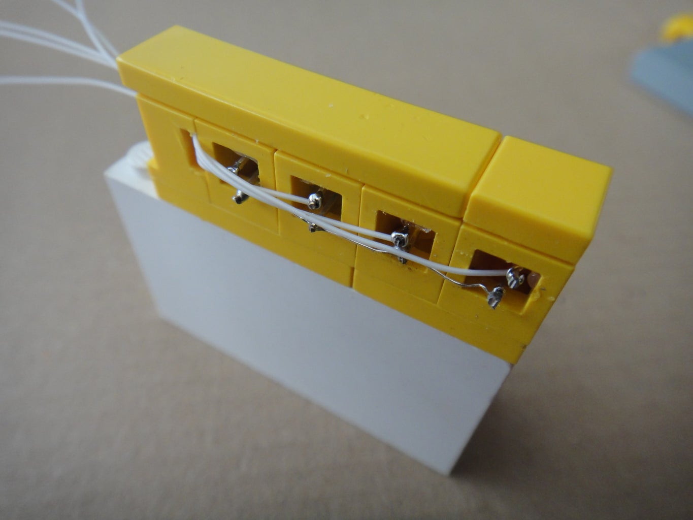 Lego T Intersection Led Traffic Light 27 Steps With Pictures Instructables