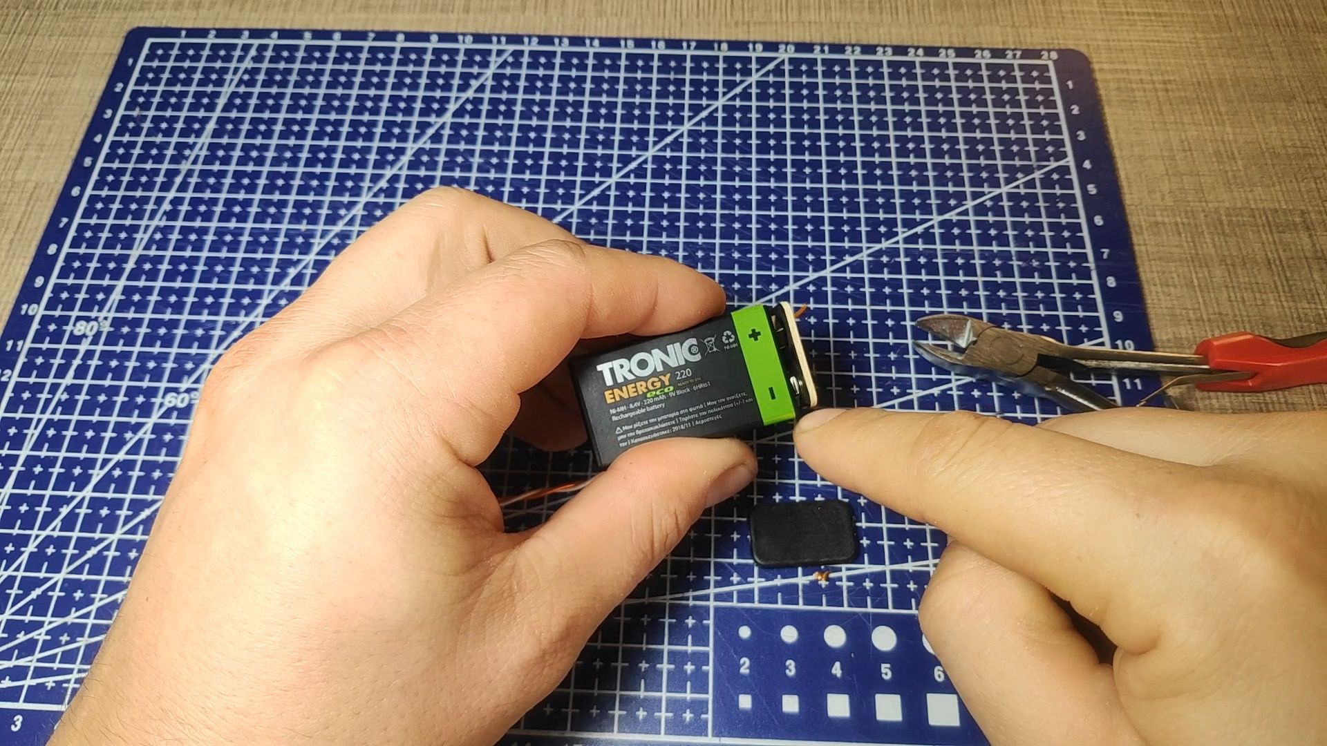 DIY 9V Battery Connector : 3 Steps - Instructables