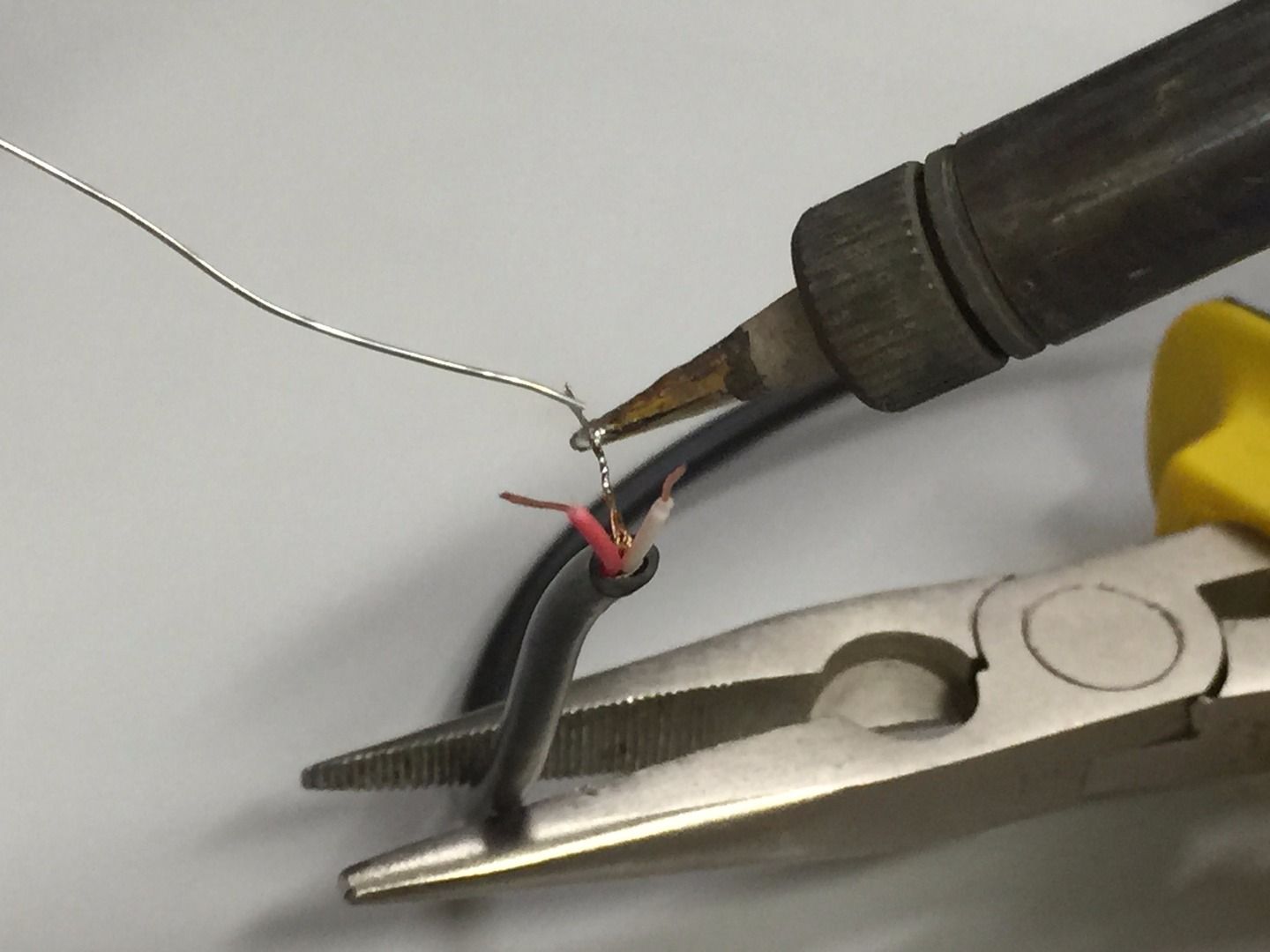 How to Build Your Own 3,5mm-jack-to-cinch-cable : 9 Steps - Instructables
