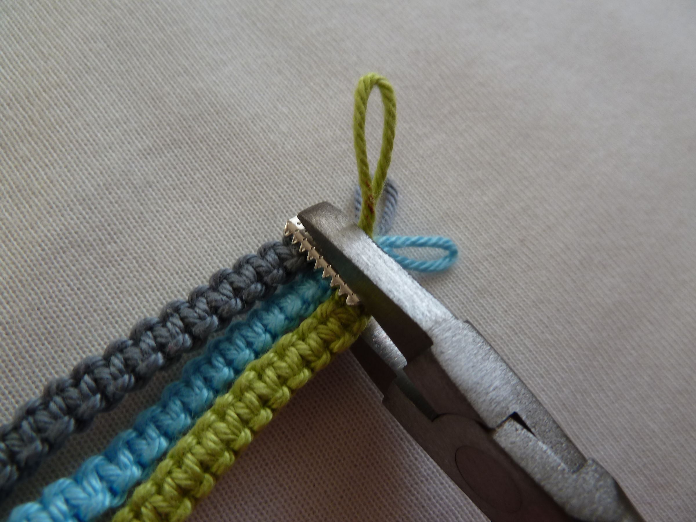 Braided Macrame Bracelet : 14 Steps (with Pictures) - Instructables