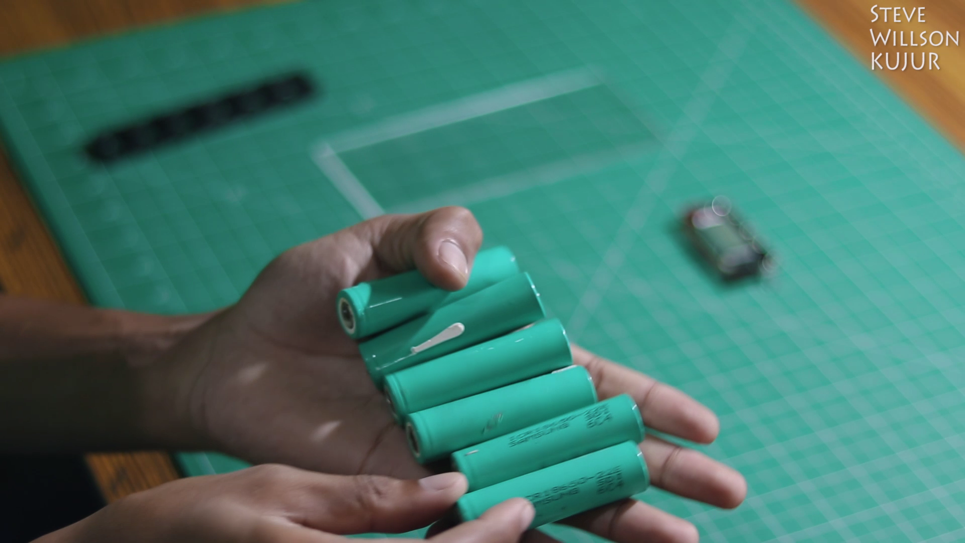 Build a Power Bank in $2 : 7 Steps (with Pictures) - Instructables