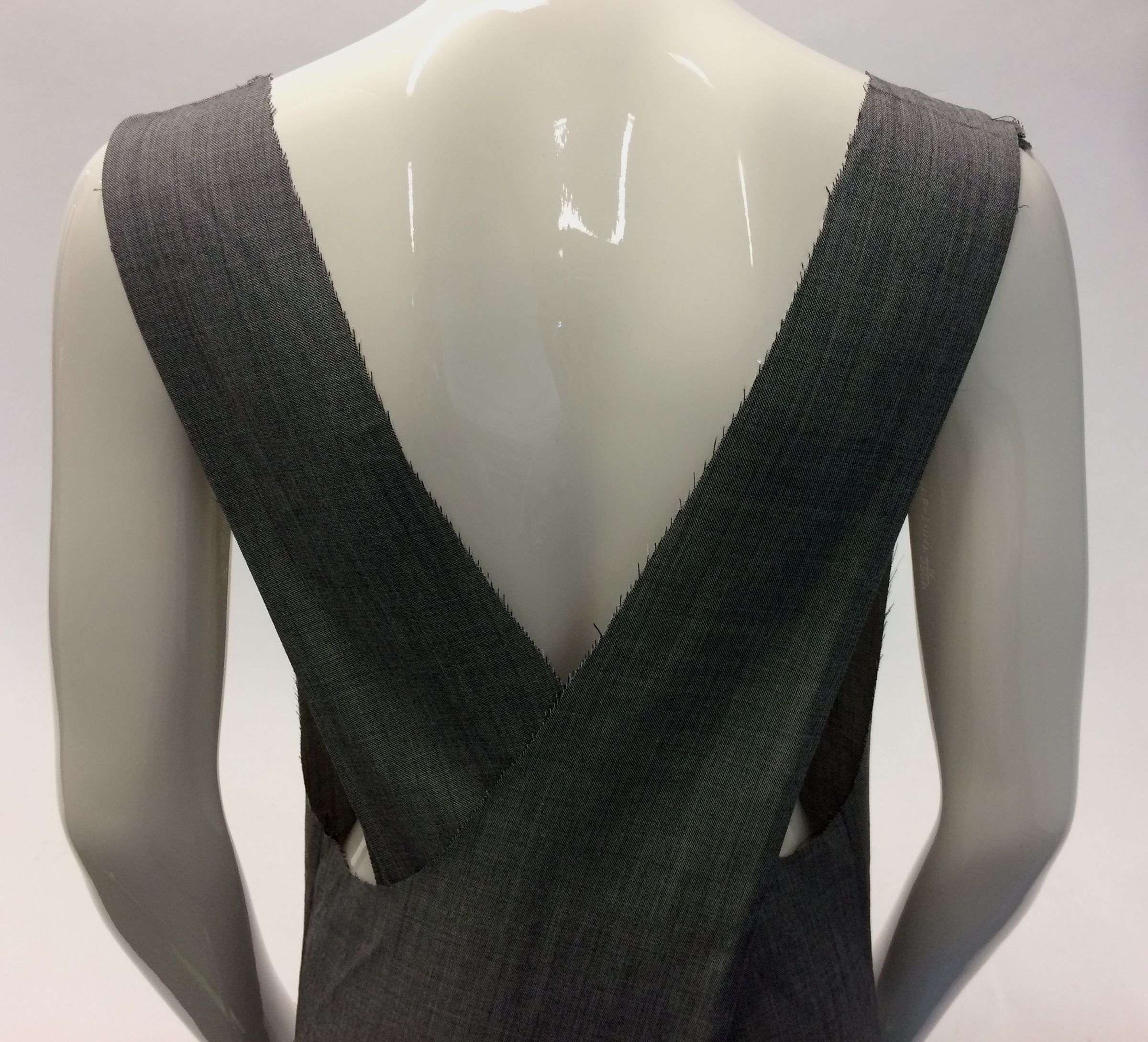 Make a No Ties X Back Apron From Trousers : 20 Steps (with Pictures ...