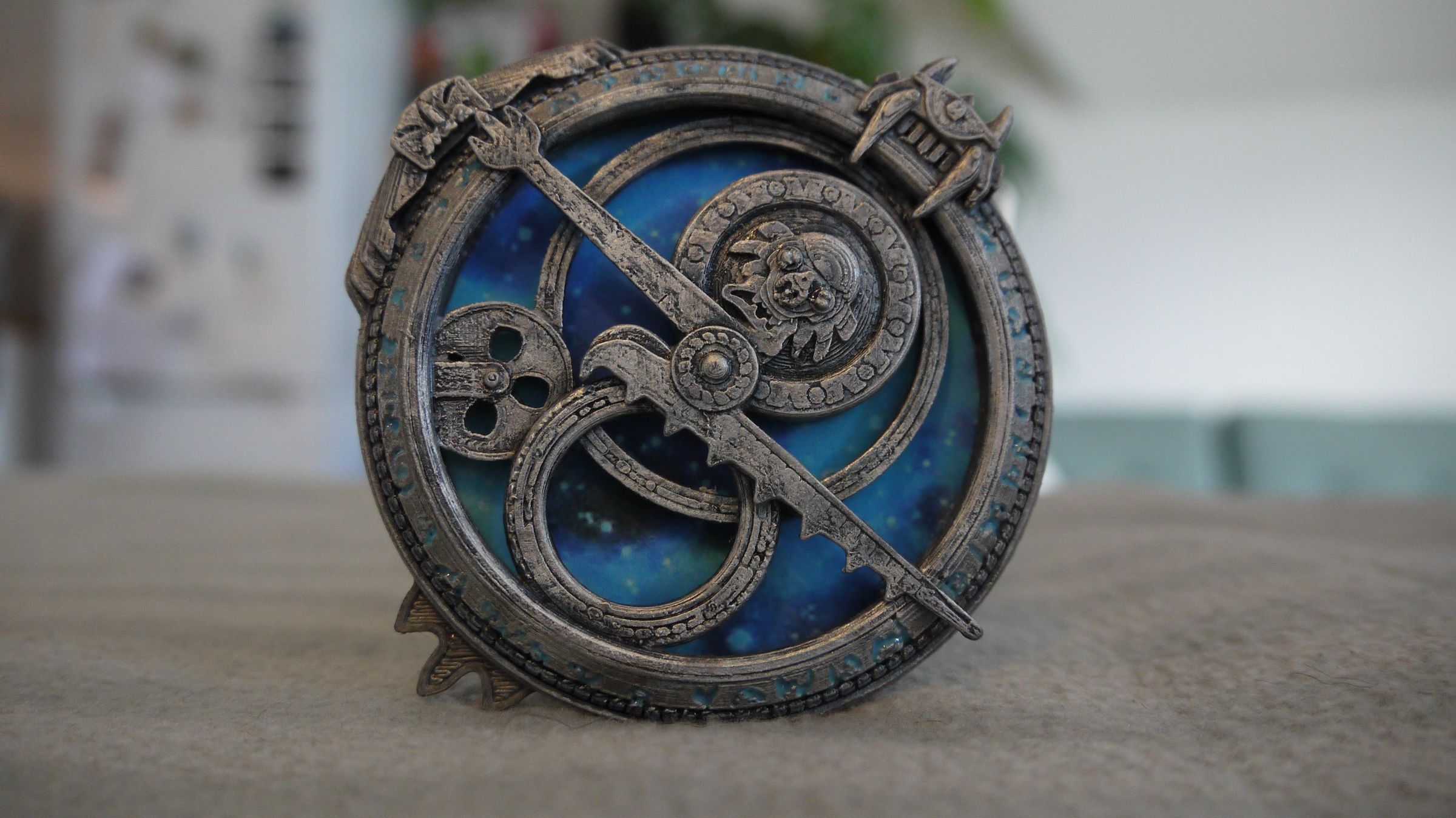 Glow-in-the-dark Amulet of Daylight - Troll Hunters : 13 Steps (with ...