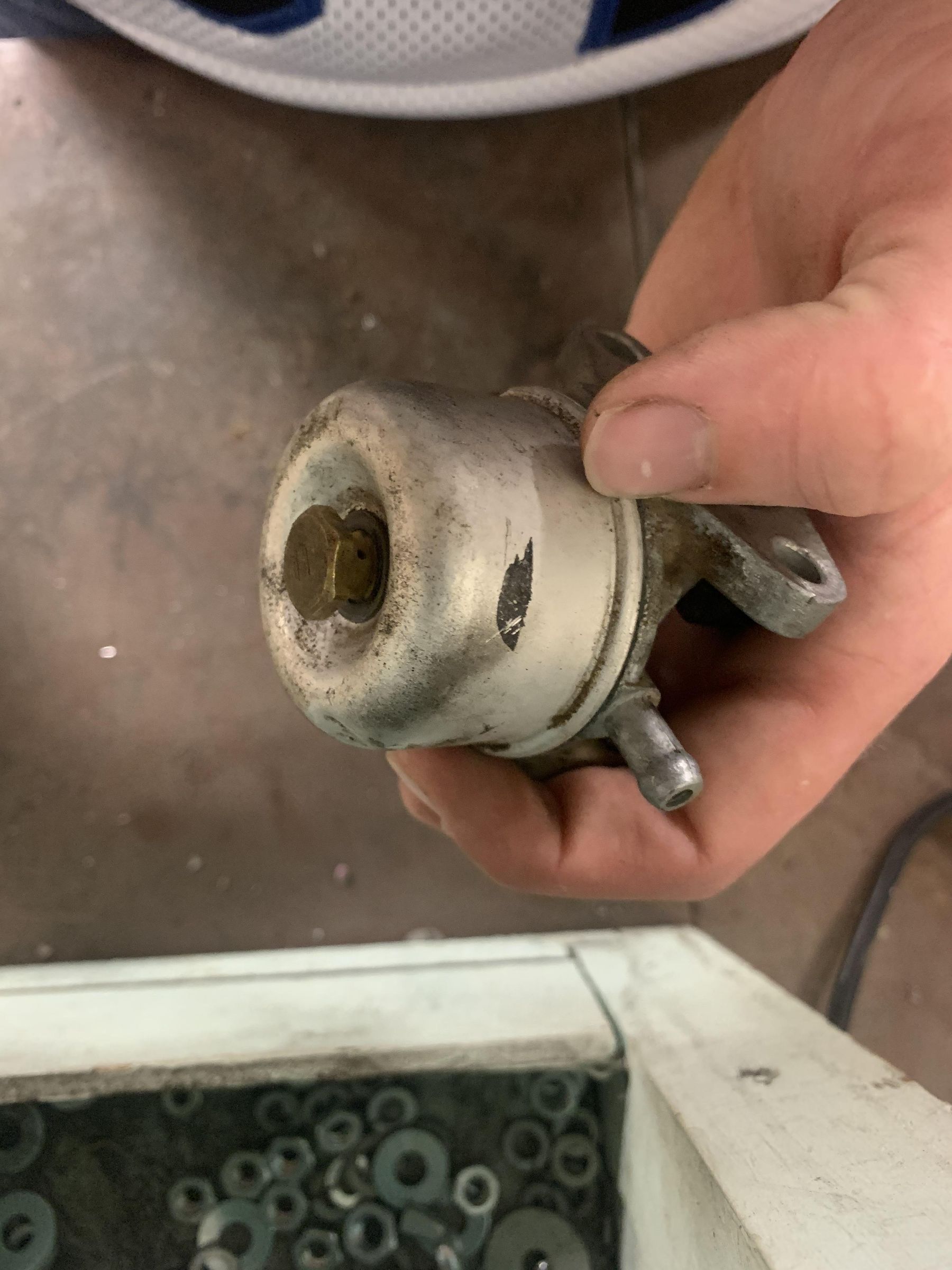 Fixing a Carburetor Needle Valve on a Small Engine : 7 Steps ...