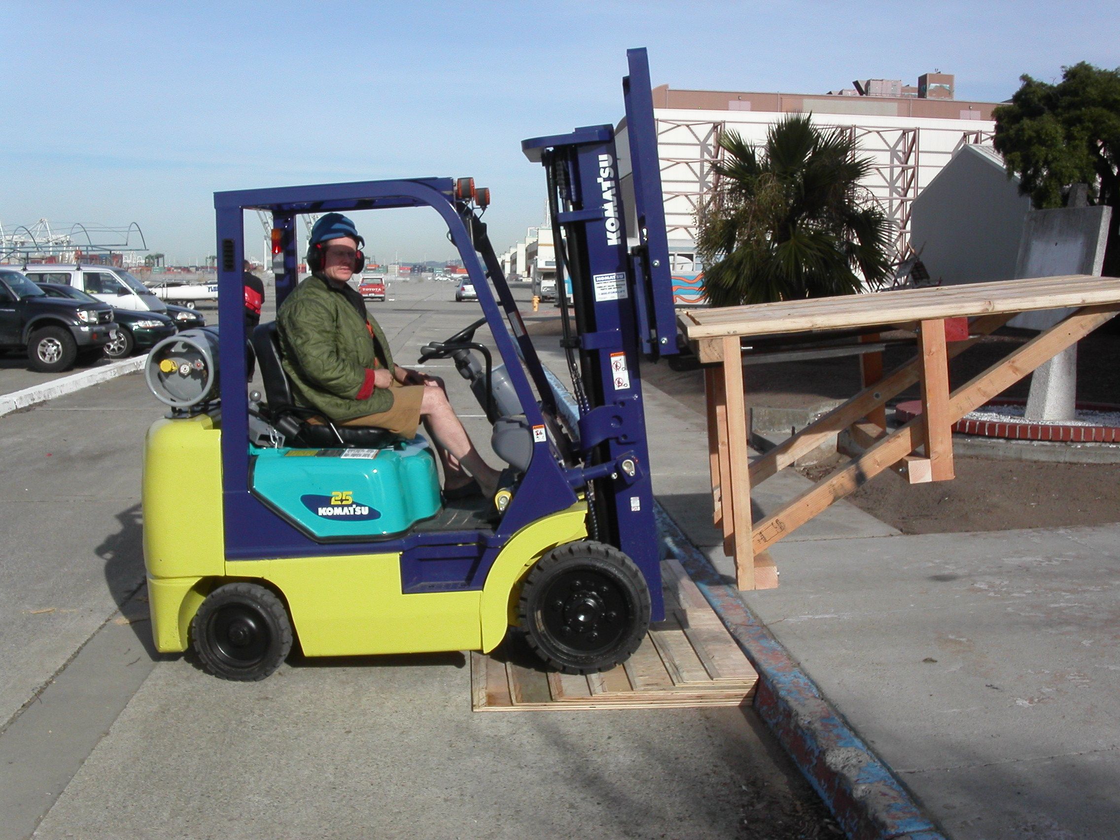 Forklift Loading Dock and Curb Ramp : 3 Steps - Instructables