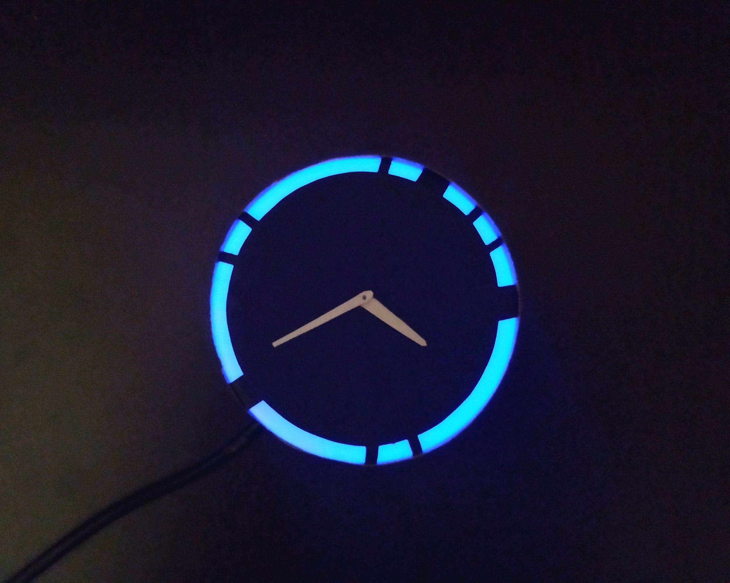 Cosmo Clock - Changes Color Everytime an Astronaut Enters Space : 8 ...