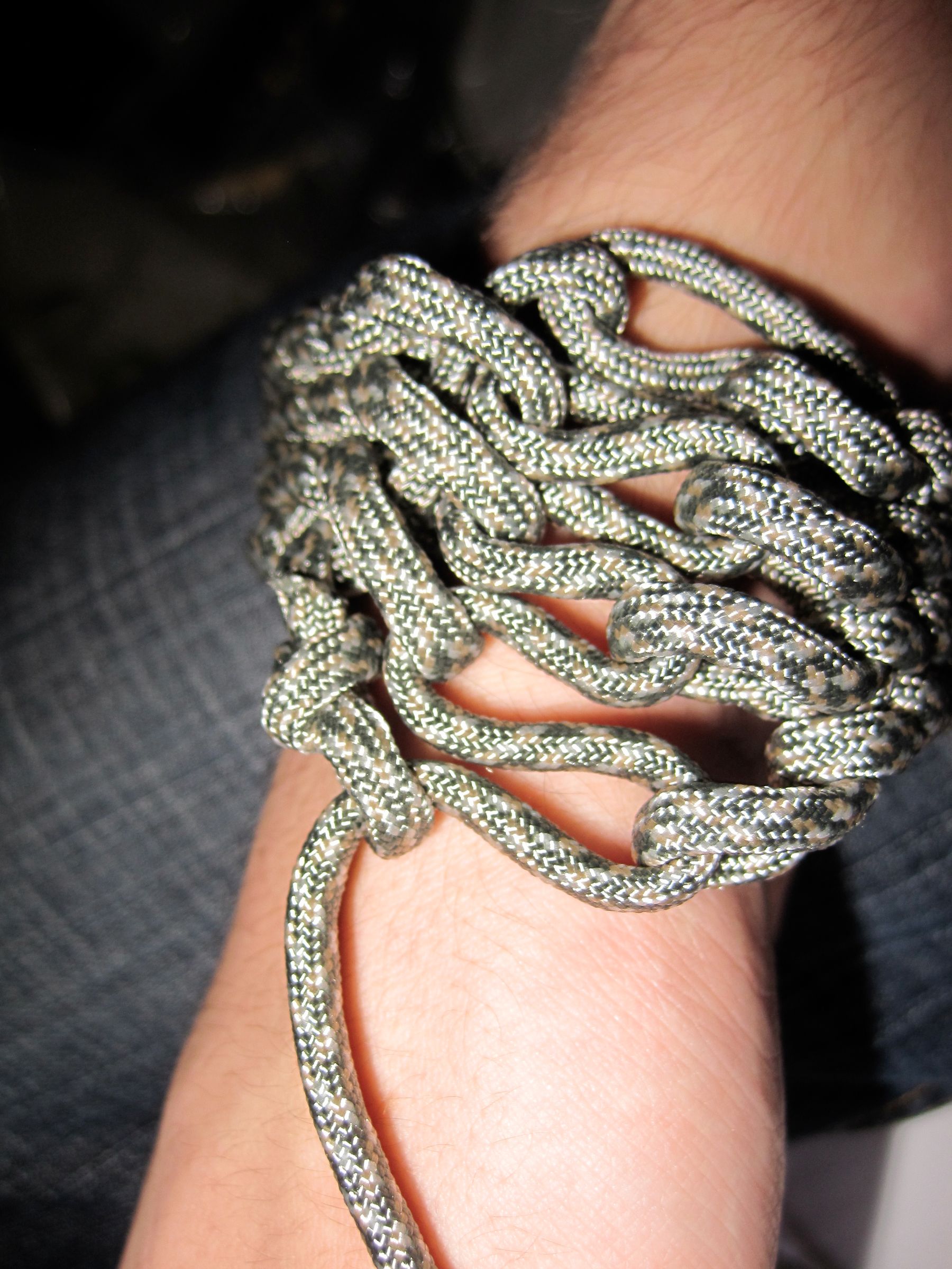 Slatts Paracord Rescue Bracelet (no Buckle) : 7 Steps (with Pictures ...