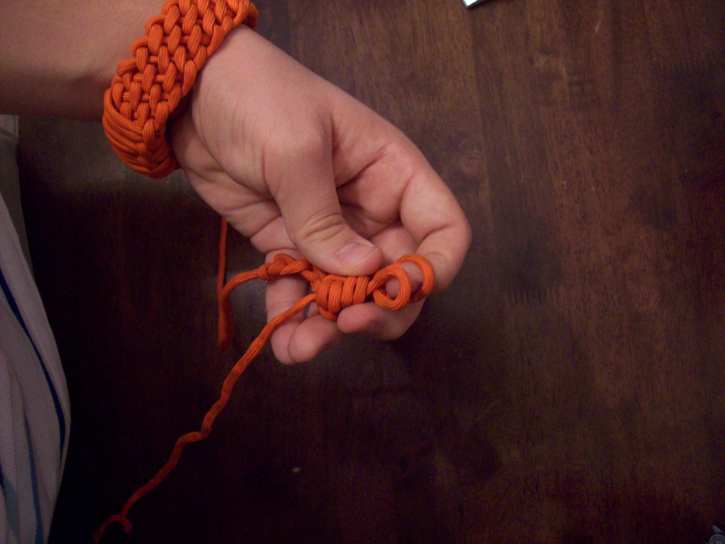 Paracord Rock Sling : 5 Steps - Instructables