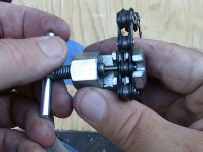 Using a Bike Chain Tool : 7 Steps - Instructables