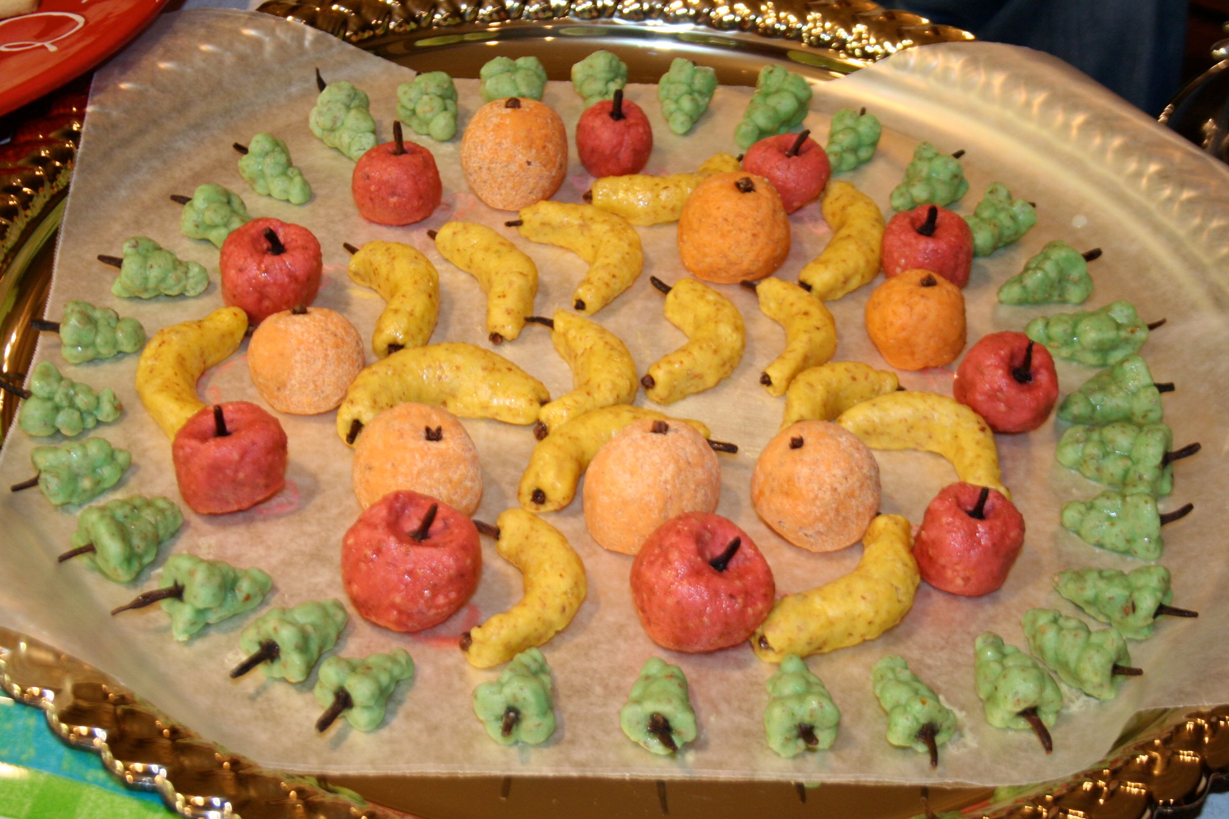 Holiday Marzipan Fruits : 12 Steps - Instructables