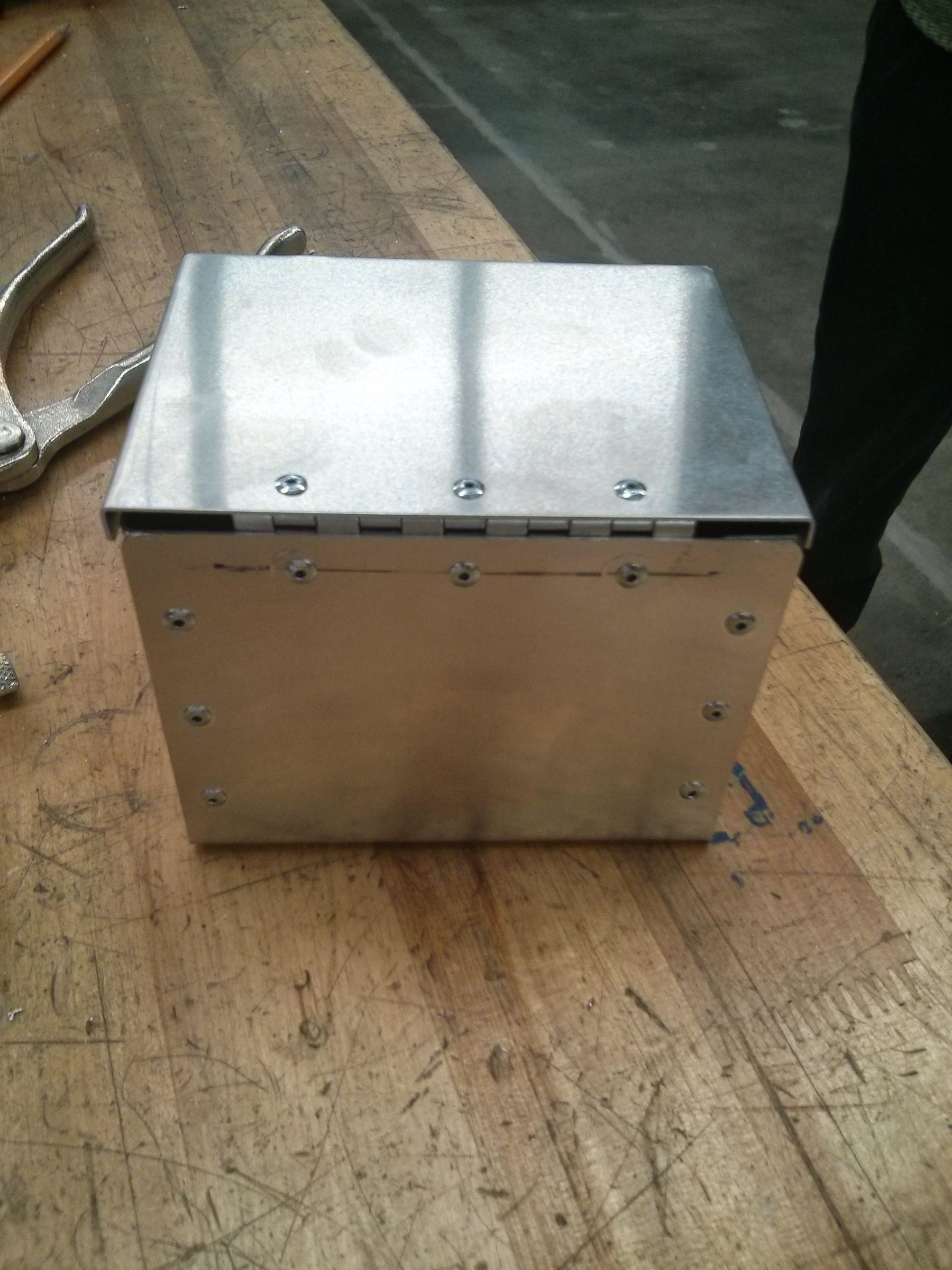 A Riveted Metal Box With Lid : 11 Steps - Instructables