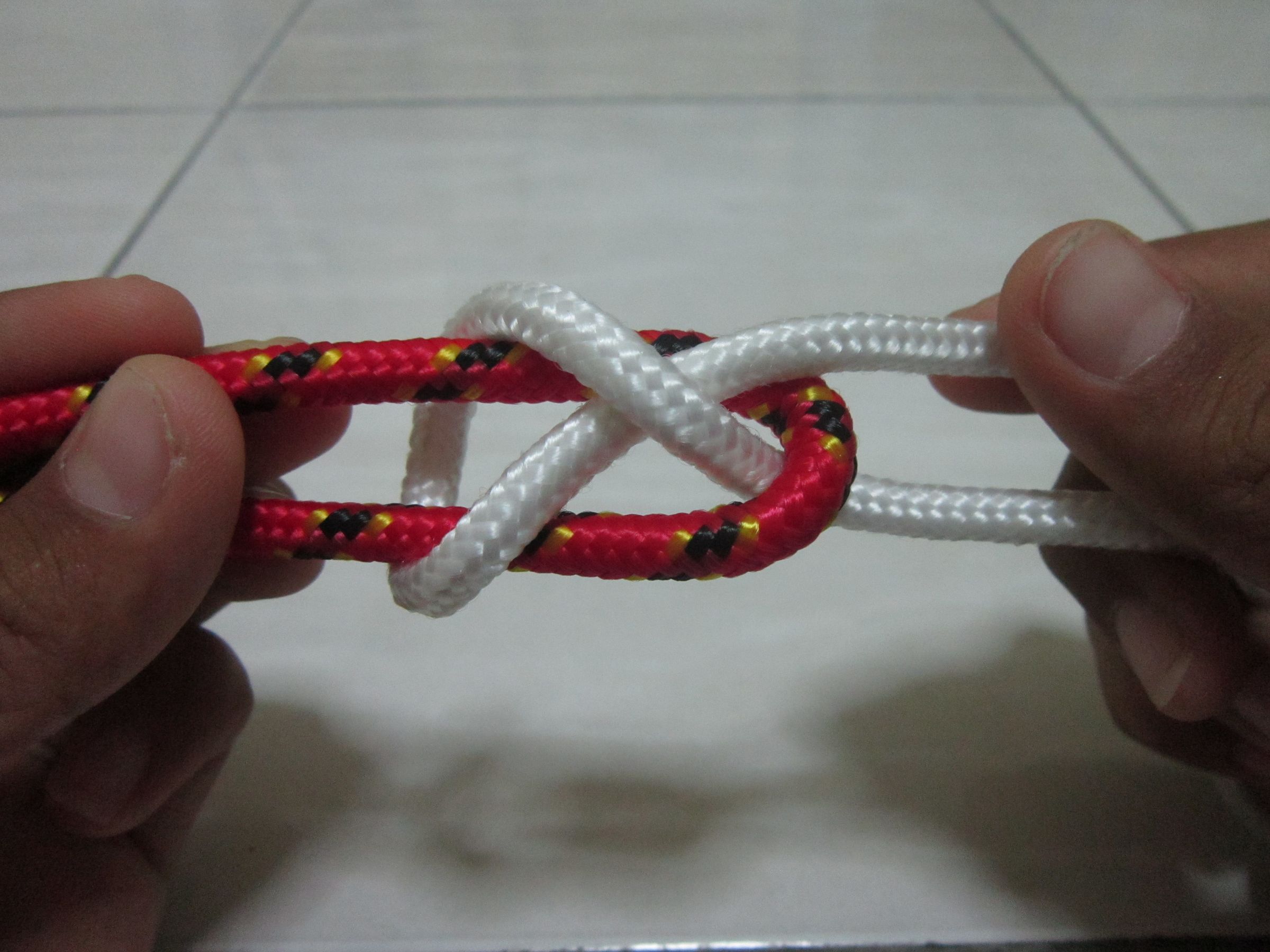 How to Tie a Sheet Bend : 4 Steps - Instructables
