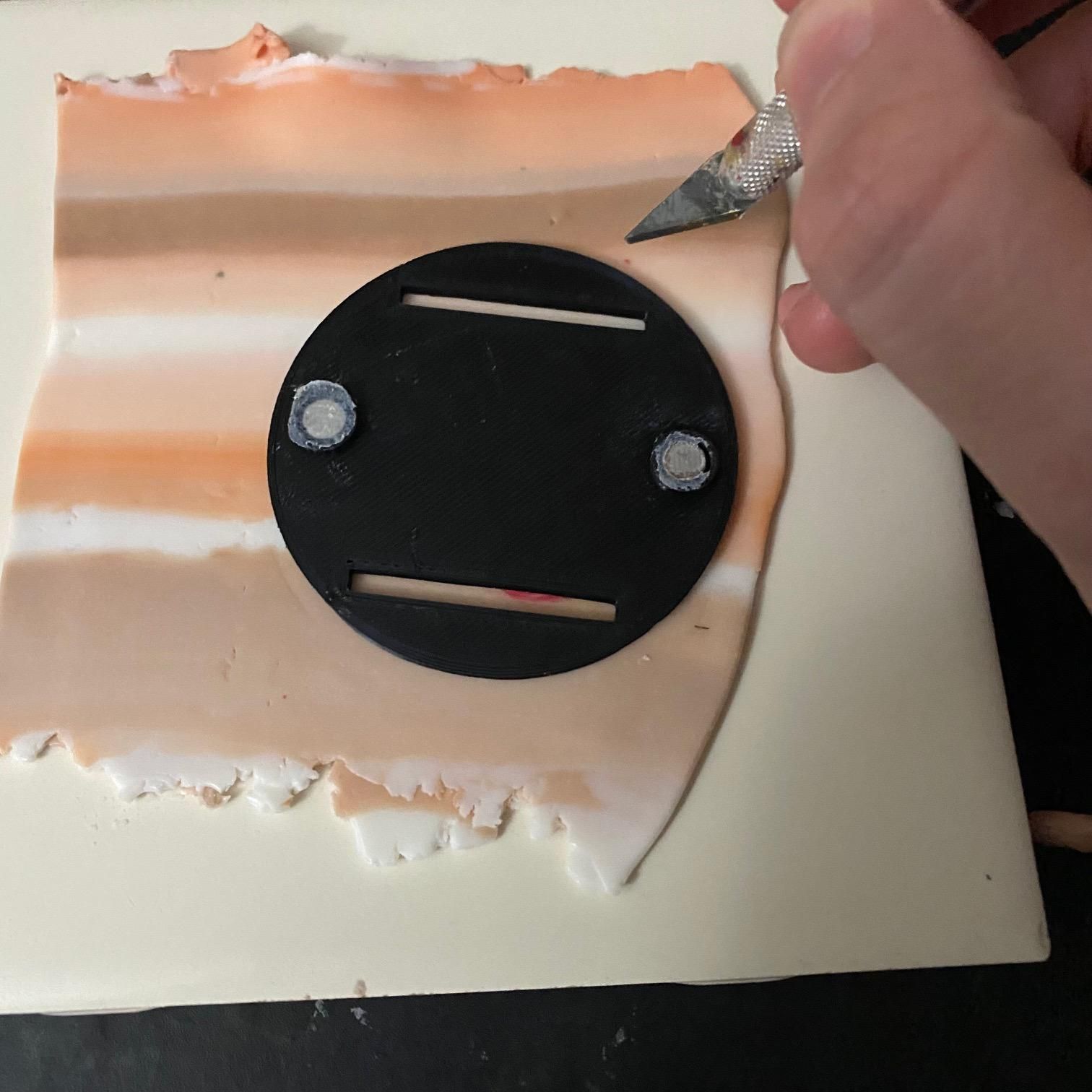 Glowing Jupiter Necklace : 5 Steps (with Pictures) - Instructables