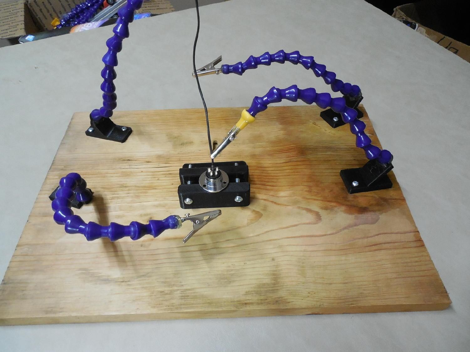 Ultimate Soldering Helping Hands LED Light With A4 Sheet Magnifier ...